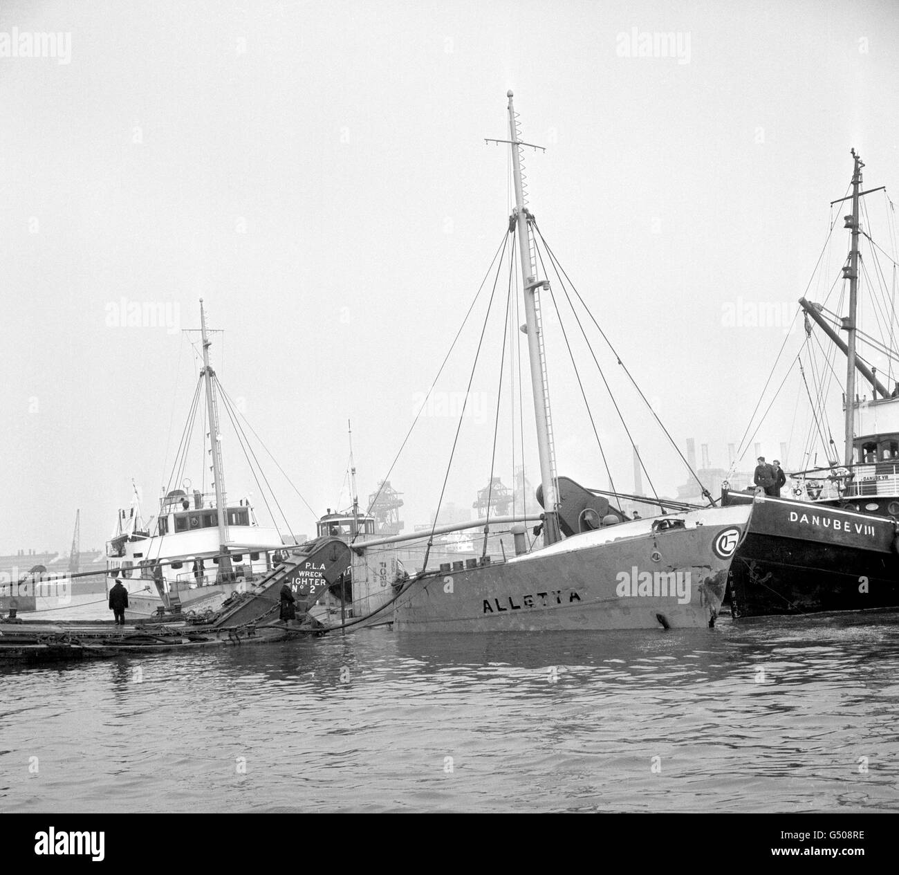 Sank bridge Black and White Stock Photos & Images - Alamy