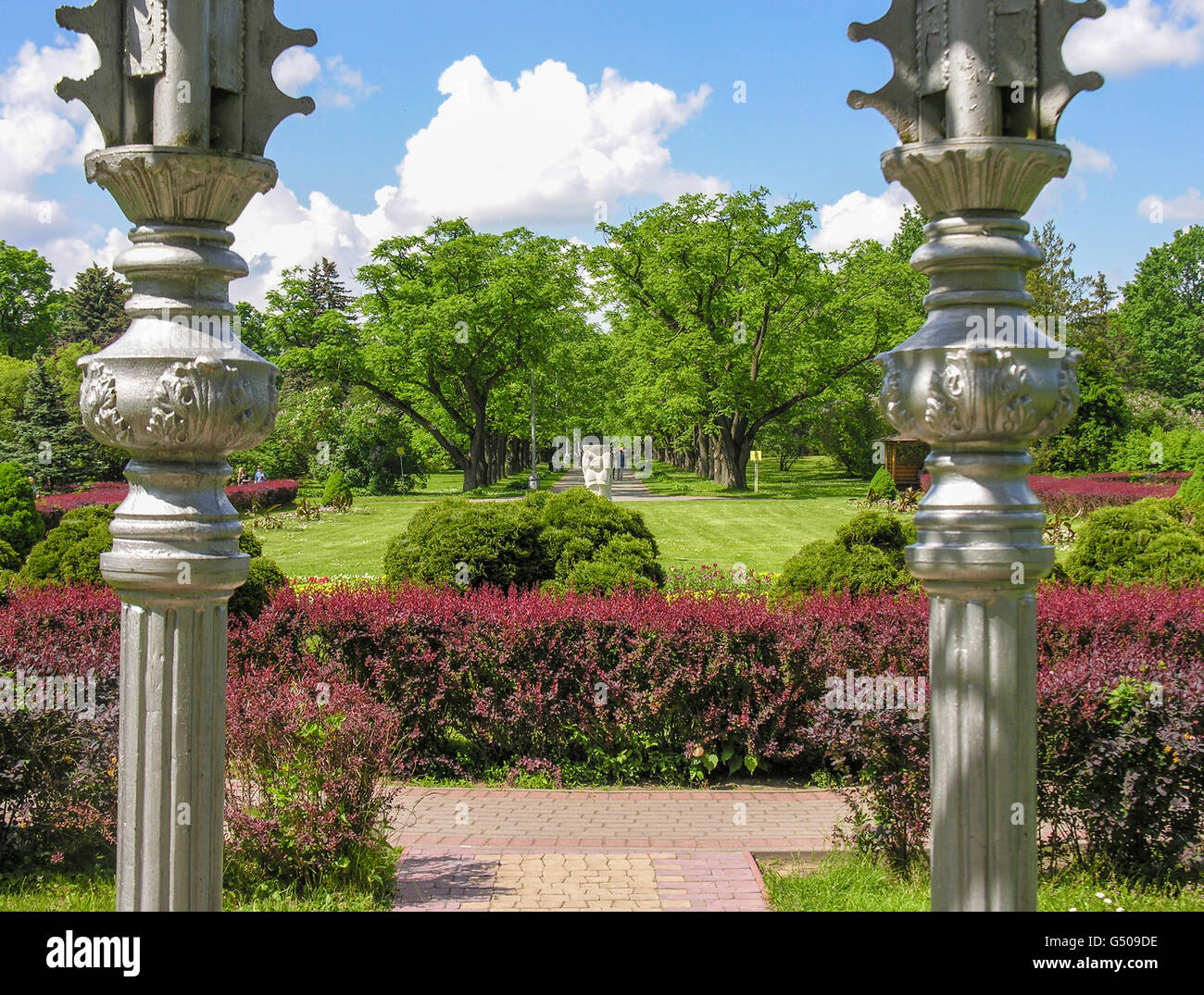 Ground floor garden hi-res stock photography and images - Alamy