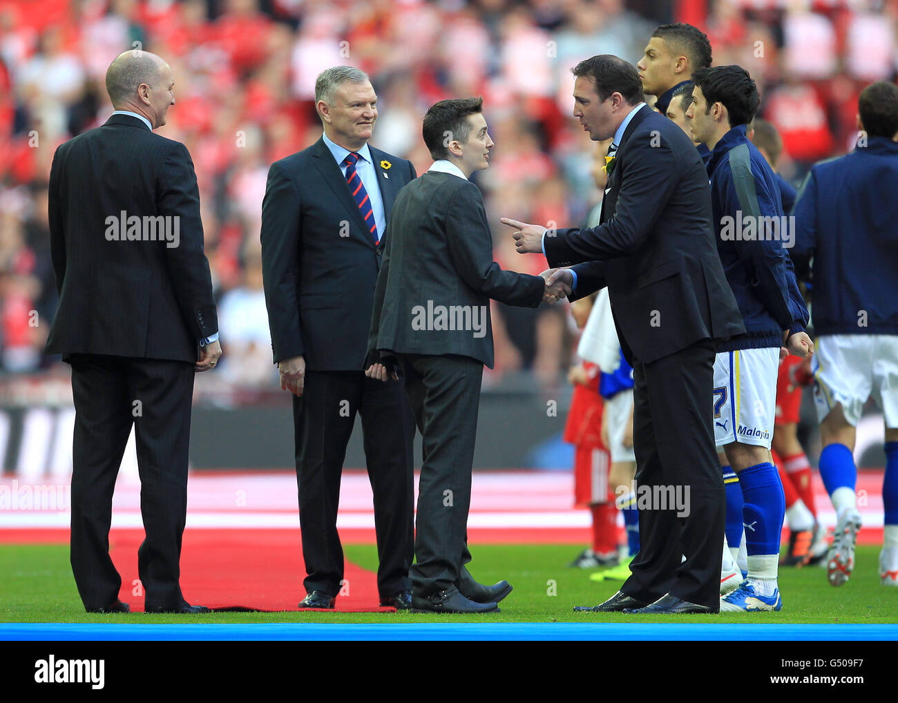 Cardiff city league cup final wembley hi-res stock photography and ...