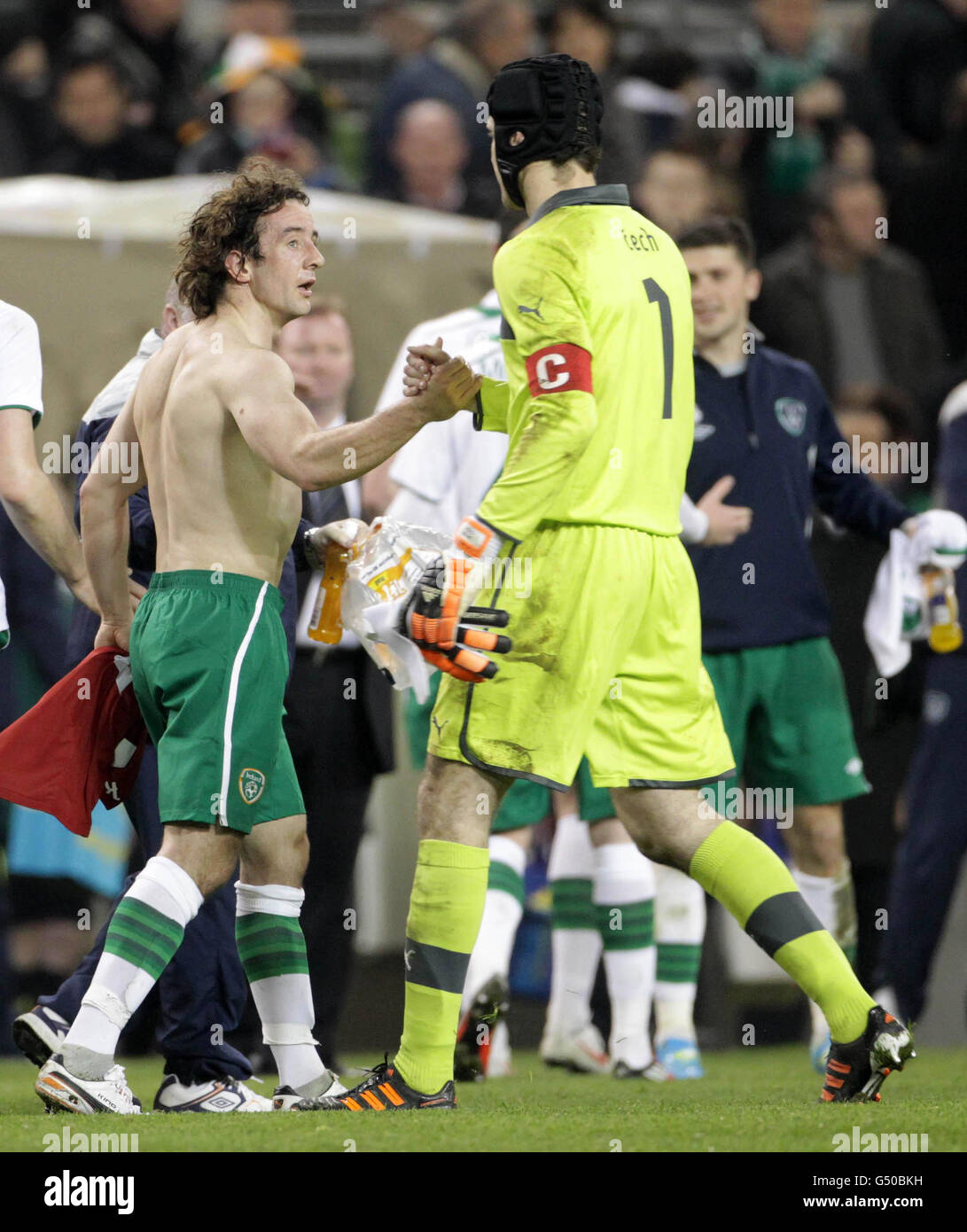 Republic of Ireland's Stephen Hunt shakes hands with Czech Republic's ...