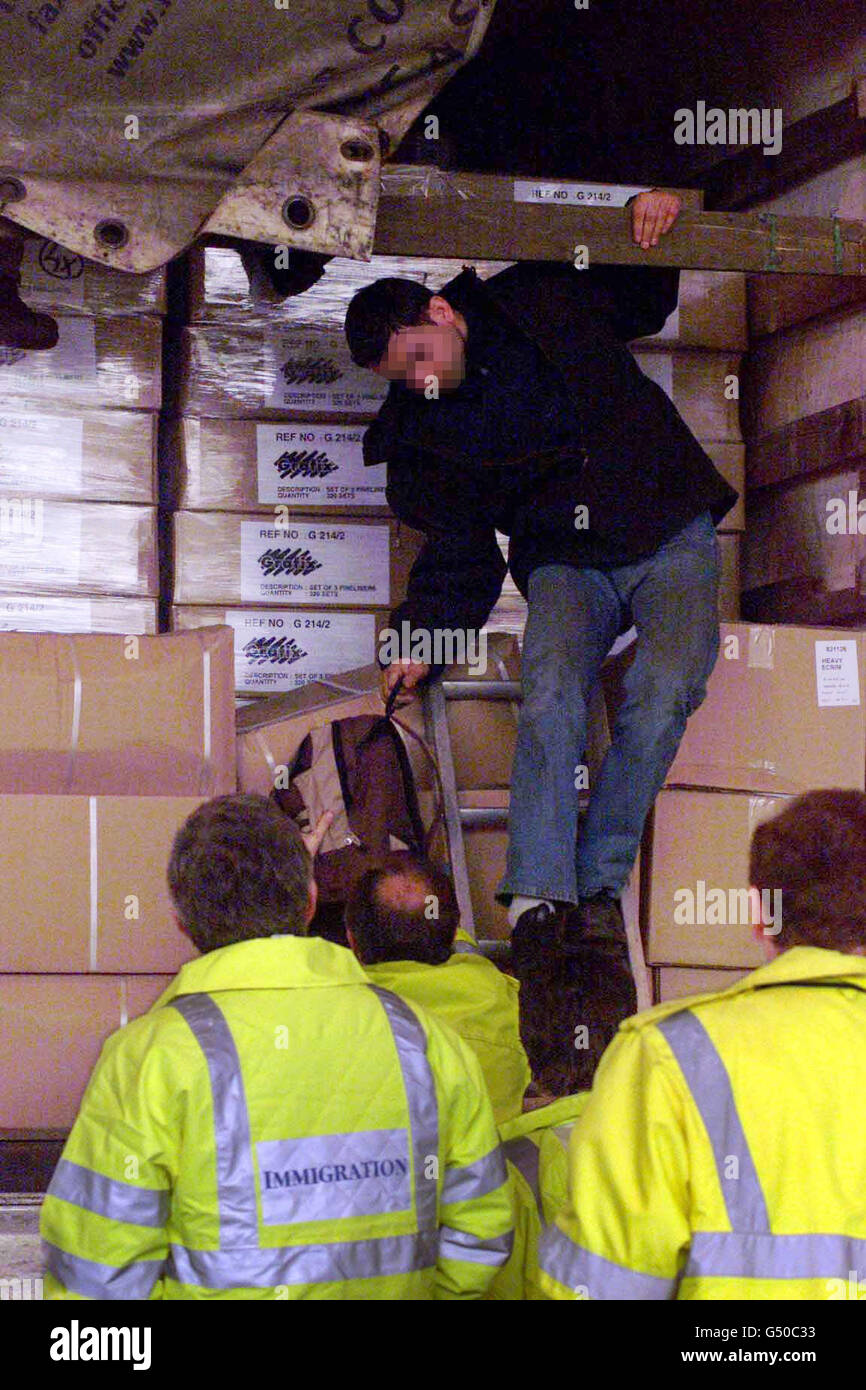 Asylum seekers Dover Stock Photo - Alamy