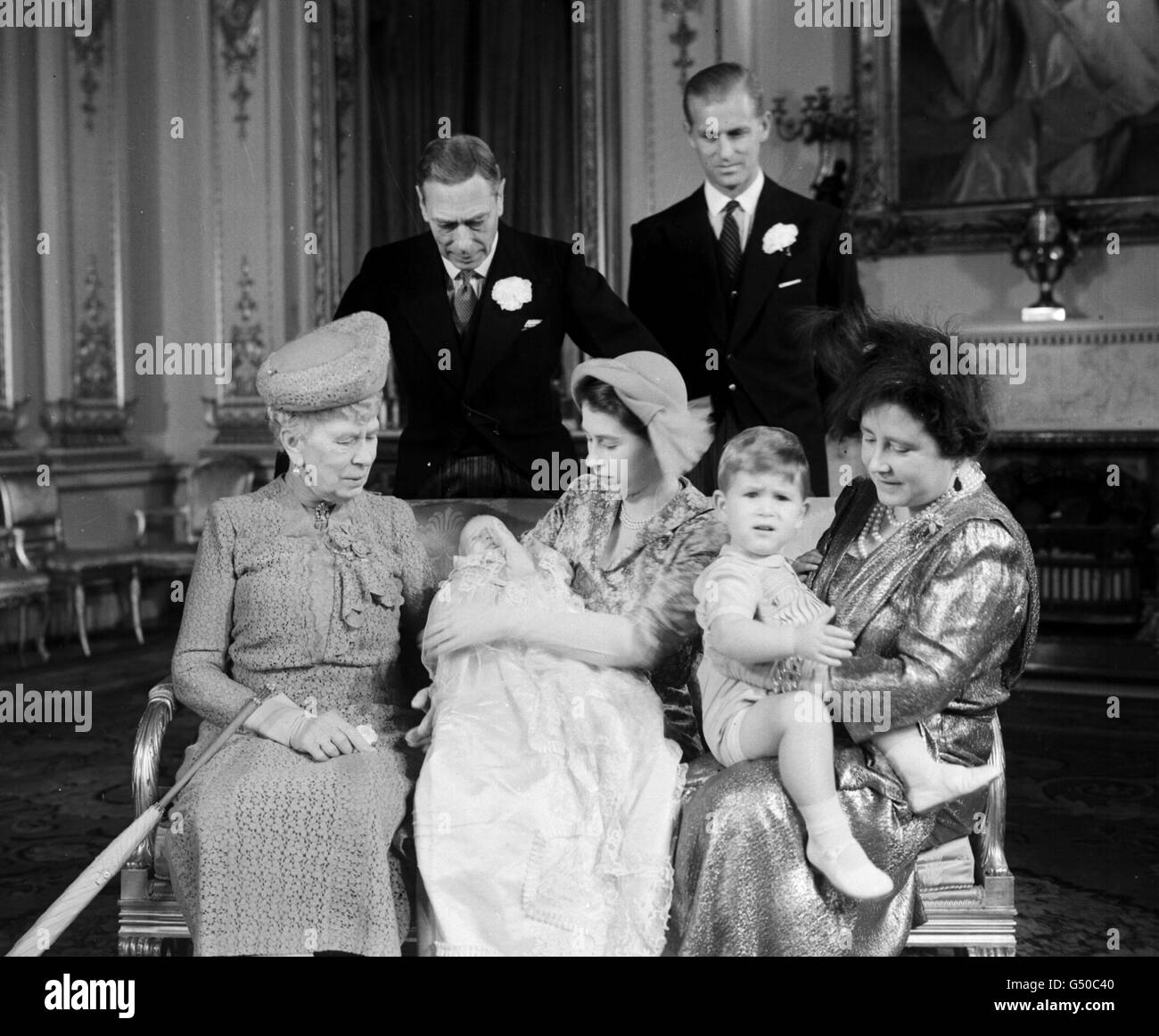 Buckingham palace king charles Black and White Stock Photos & Images ...