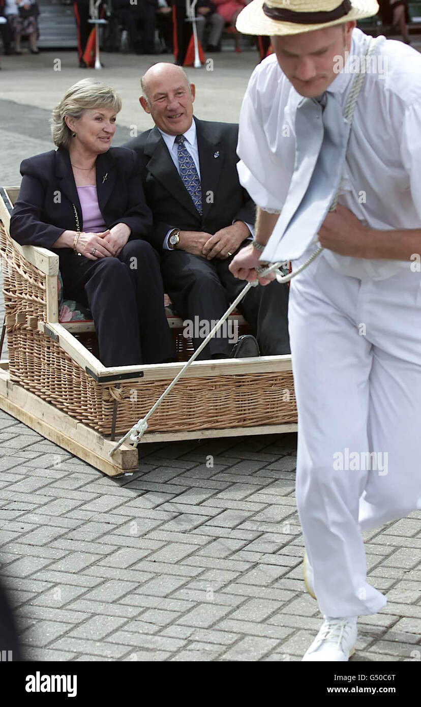 Hannah gordon hi-res stock photography and images - Alamy
