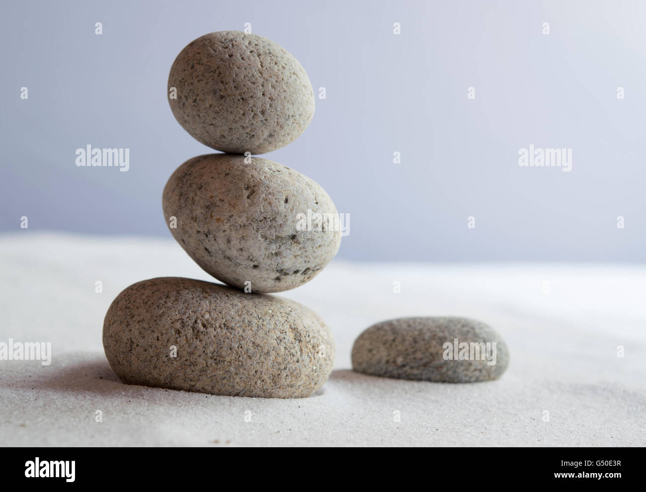 Balance stones on stones hi-res stock photography and images - Alamy