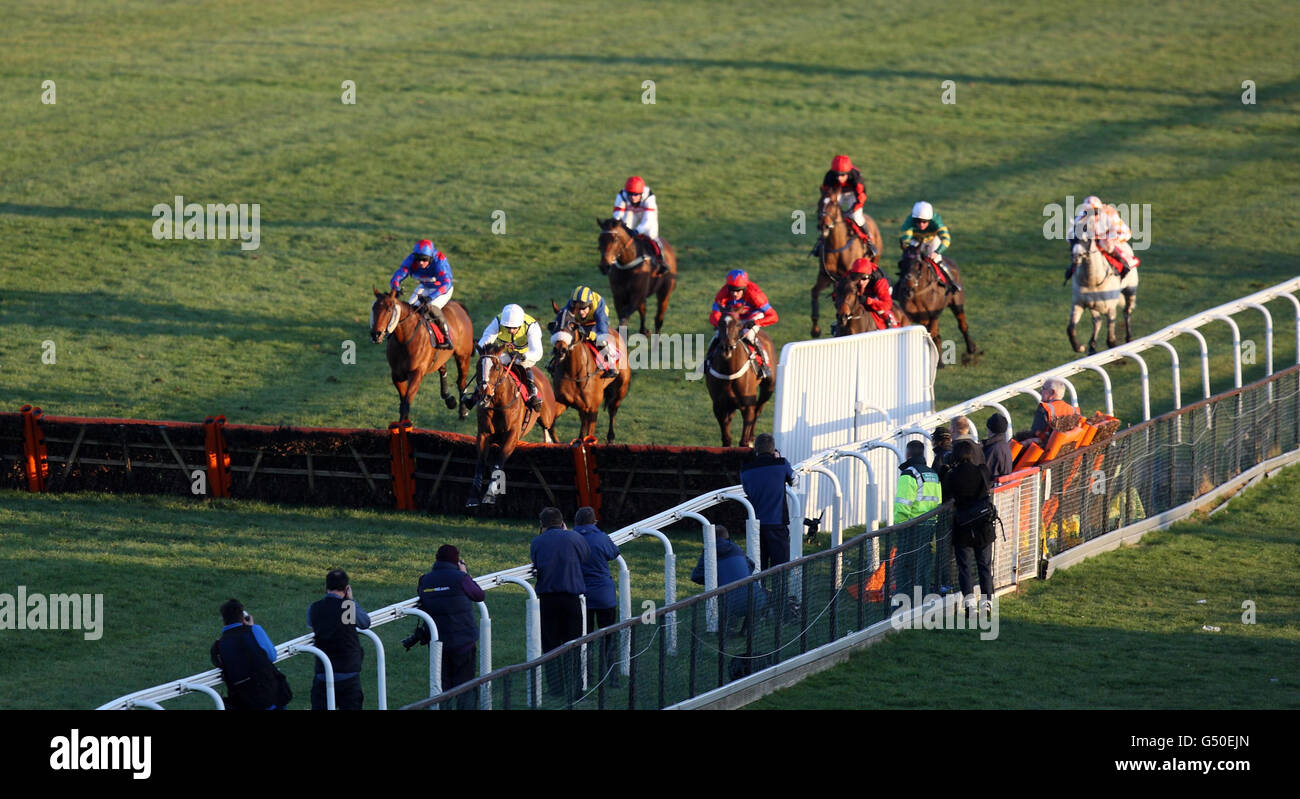 Kempton park racing white hi-res stock photography and images - Alamy