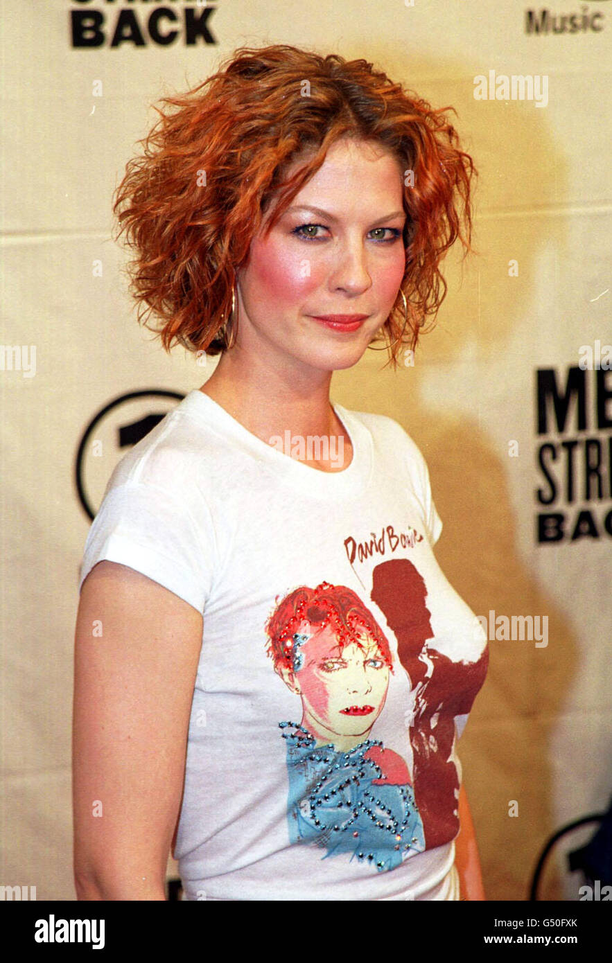 Jenna elfman actress hi-res stock photography and images - Alamy