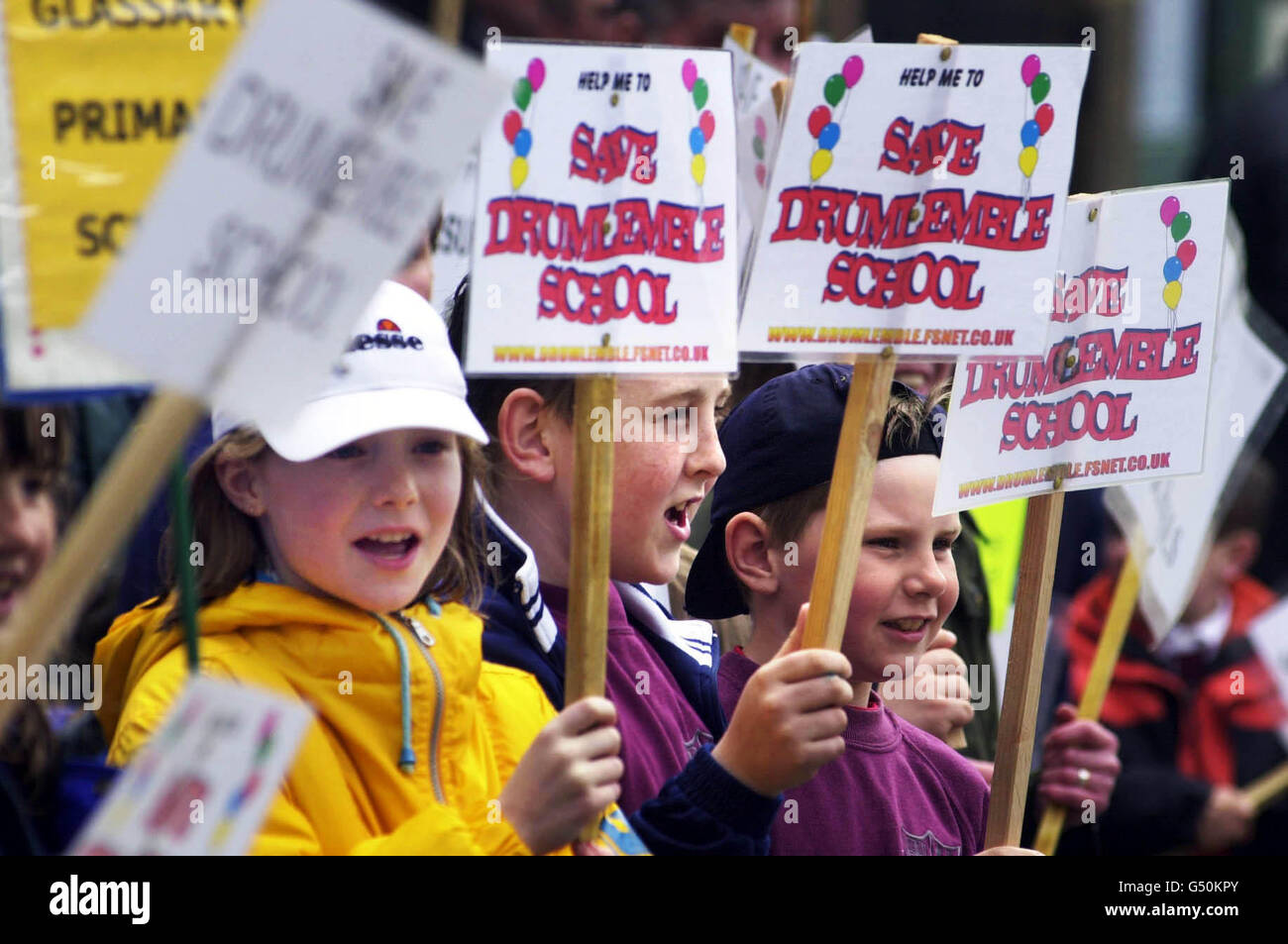 Scottish children from the Drumlemble school in Campbeltown, joined ...