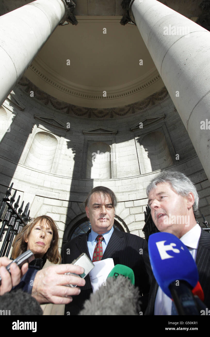 Ian Bailey (centre) and his partner Jules Thomas and solicitor Frank ...
