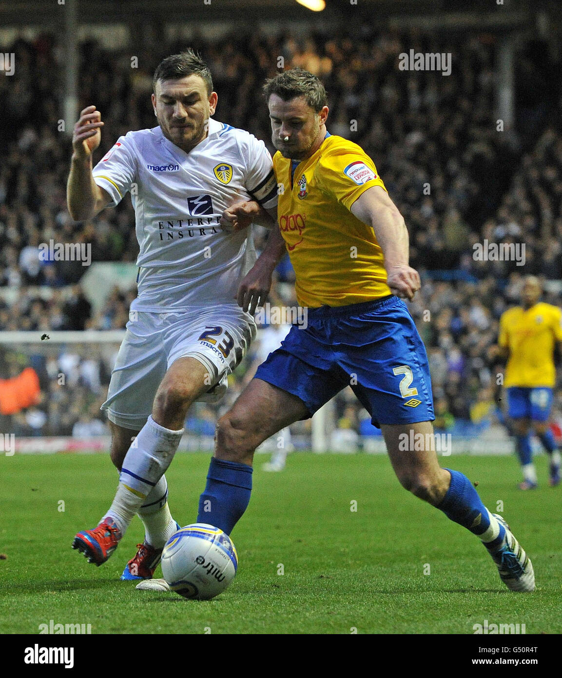 Leeds United's Robert Snodgrass and Southampton's Frazer Richardson ...