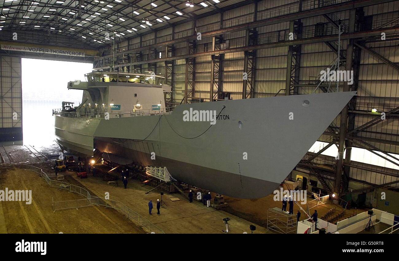 Southampton woolston shipyard hi-res stock photography and images - Alamy