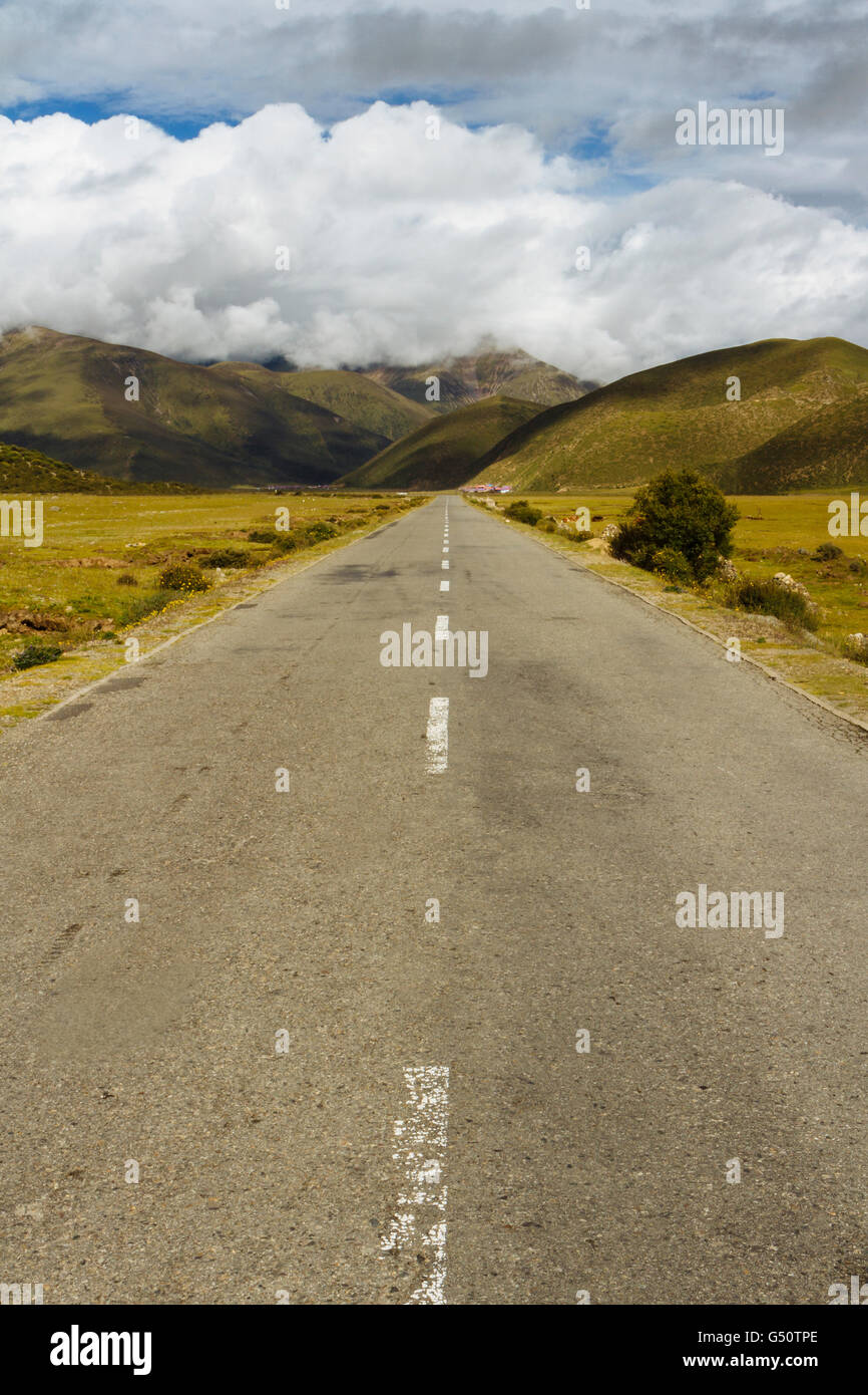 318 national highway 318 hi-res stock photography and images - Alamy