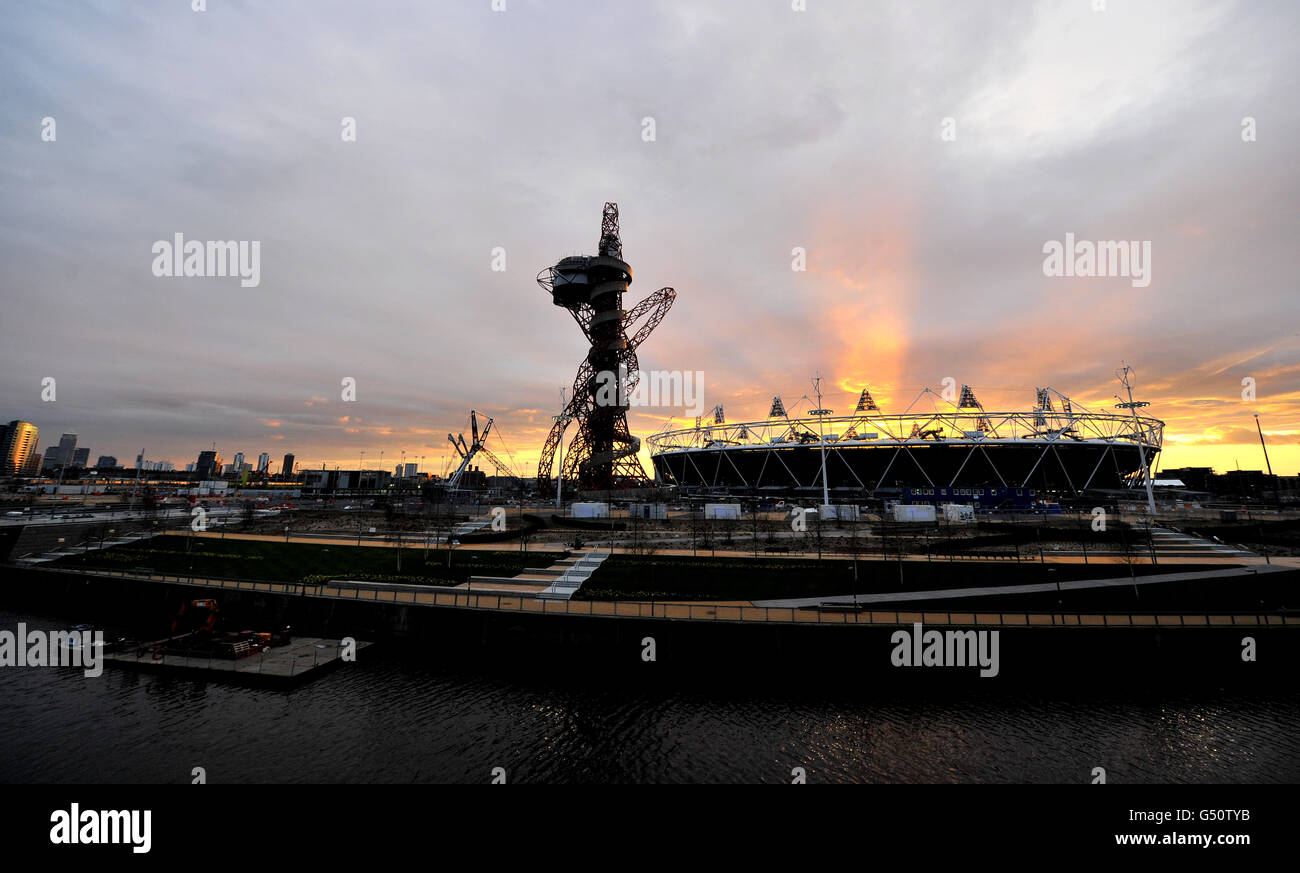 London stadium olympics park hi-res stock photography and images - Alamy