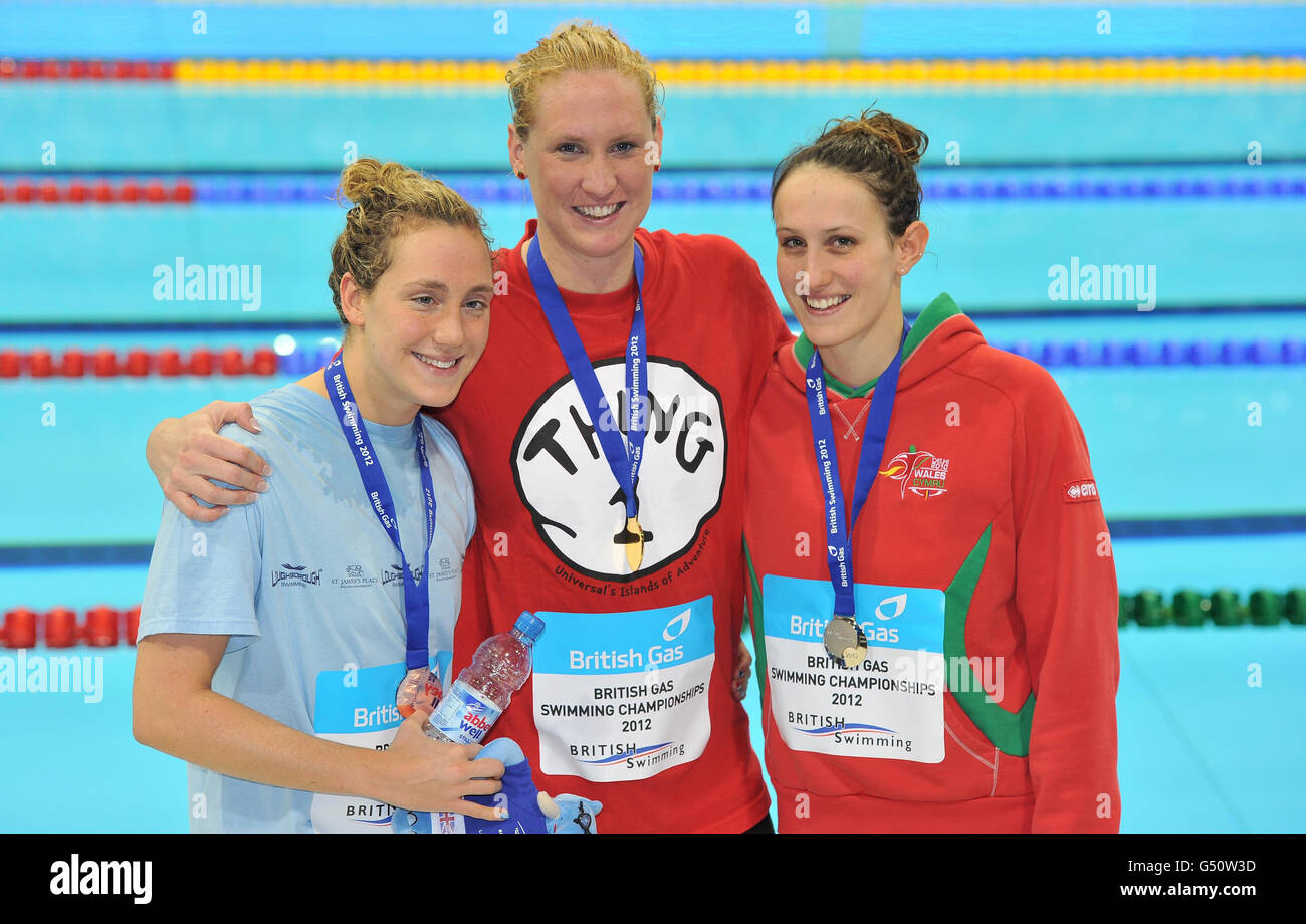 Bronze medalist Elizabeth Simmonds (left), Gold medalist Gemma ...