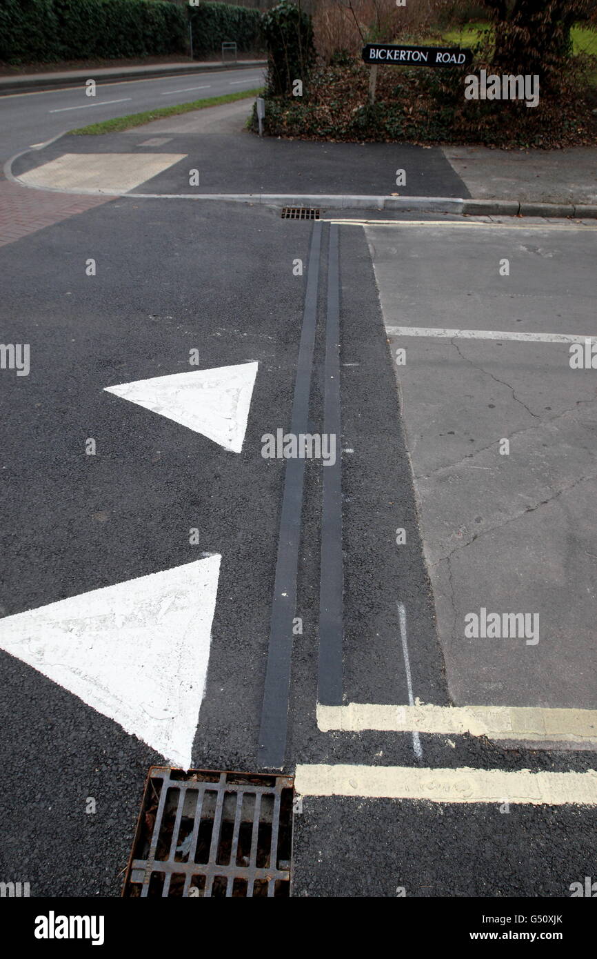 Bad road markings Stock Photo - Alamy