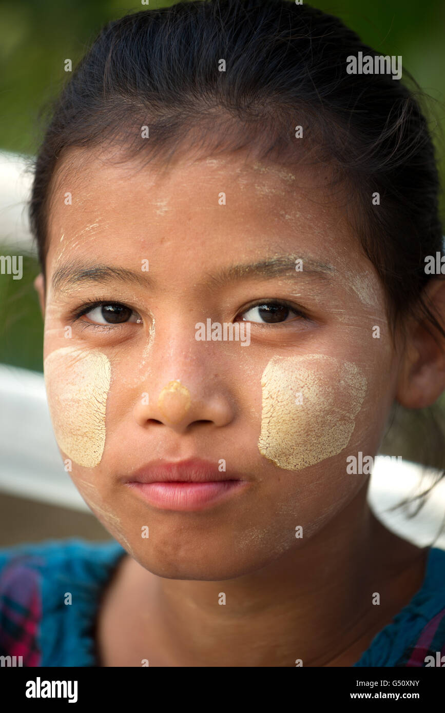 Thanakha paste myanmar burma hi-res stock photography and images - Alamy
