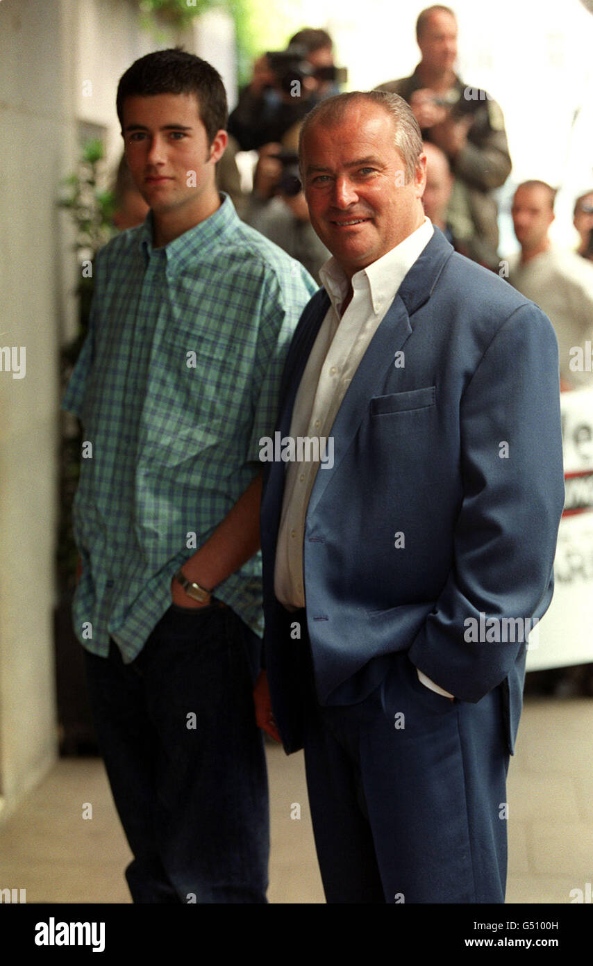 Who plays frank burnside in bill hi-res stock photography and images ...