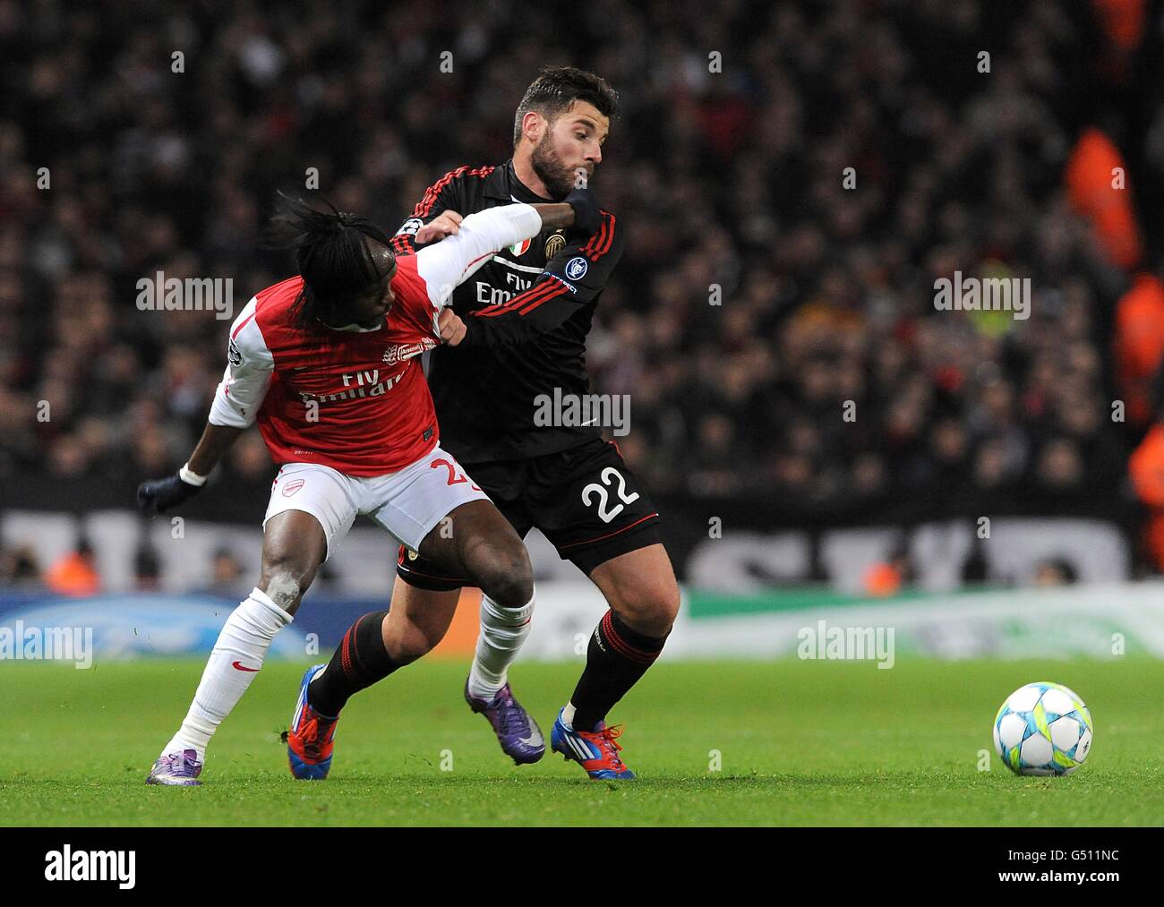 Emirates stadium yao gervinho hi-res stock photography and images - Alamy