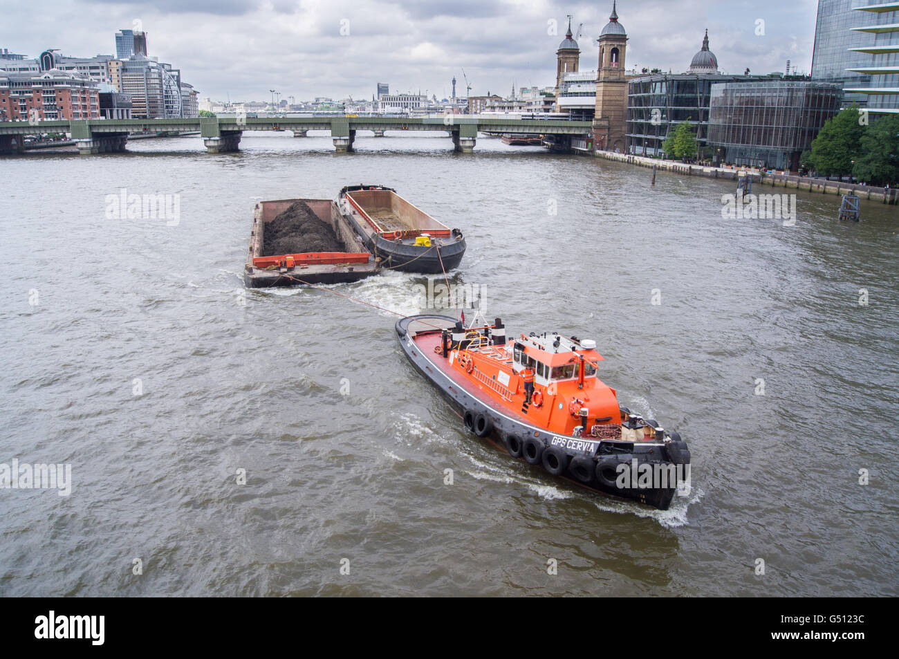 River thames tug tugboat hi-res stock photography and images - Alamy
