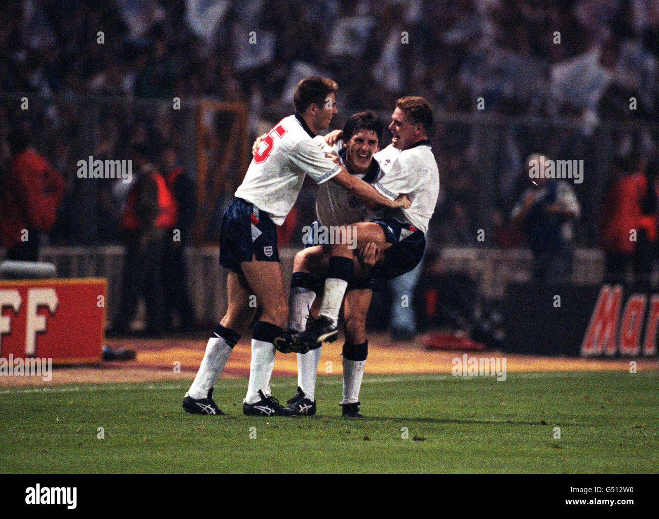 England football team 1990 hi-res stock photography and images - Alamy