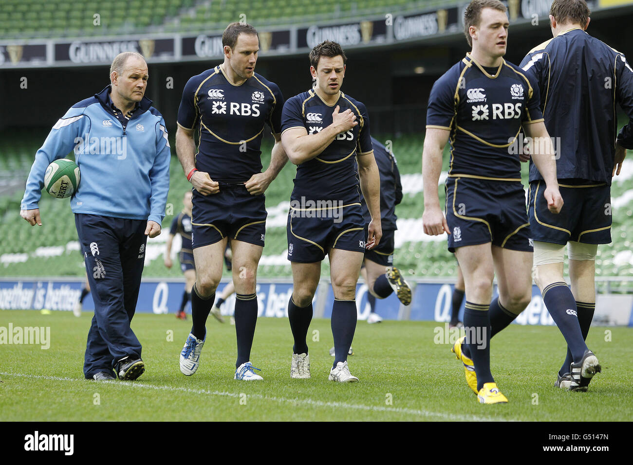 Scotland's coach Andy Robinson (left) during the captains run at the ...