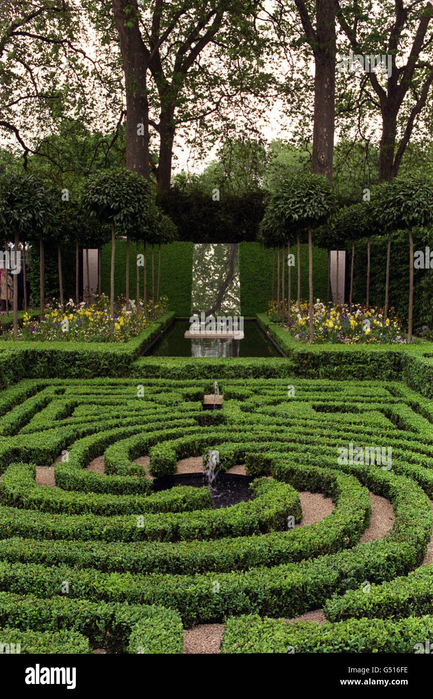 Chelsea flower show history hi-res stock photography and images - Alamy
