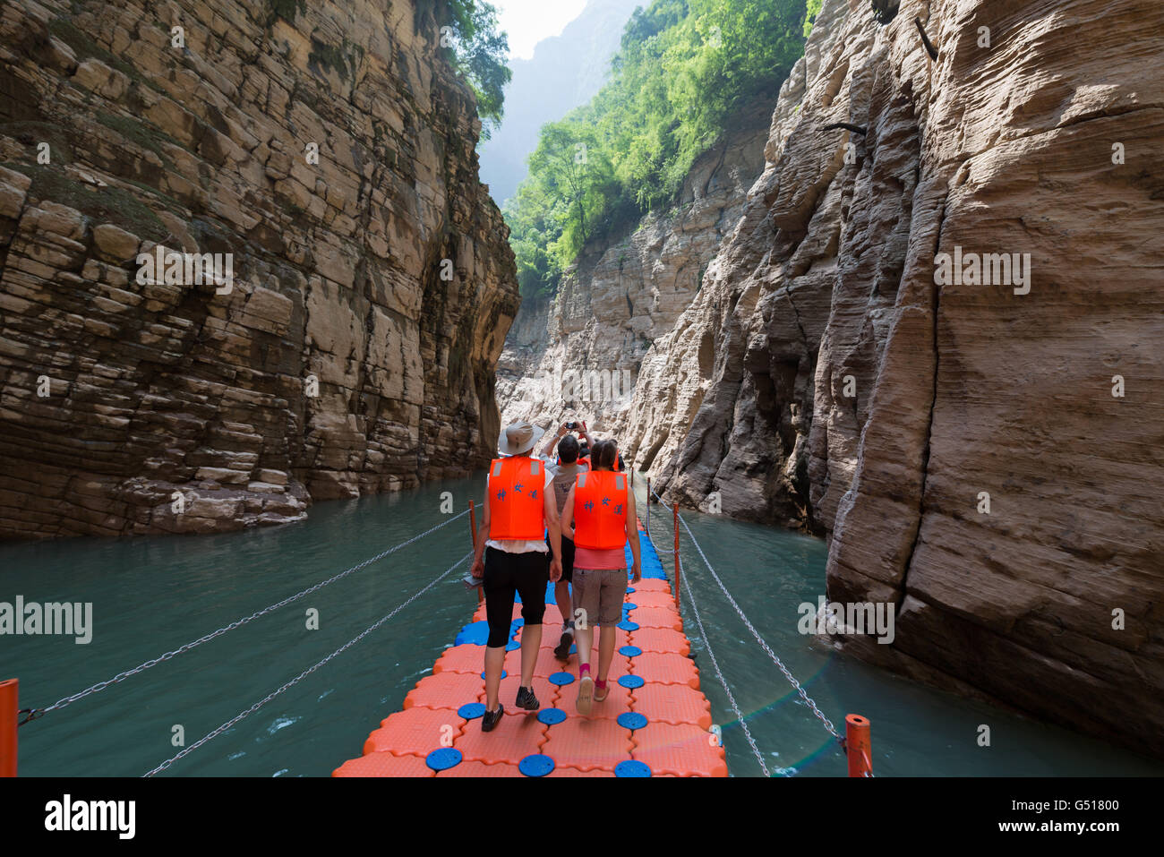 China, Chongqing, river cruise on the Yangtze River, floating visit on ...