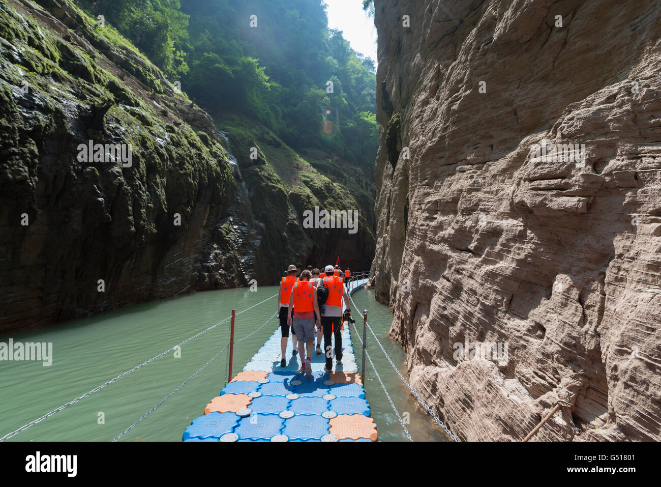 China, Chongqing, river cruise on the Yangtze River, floating visit on ...