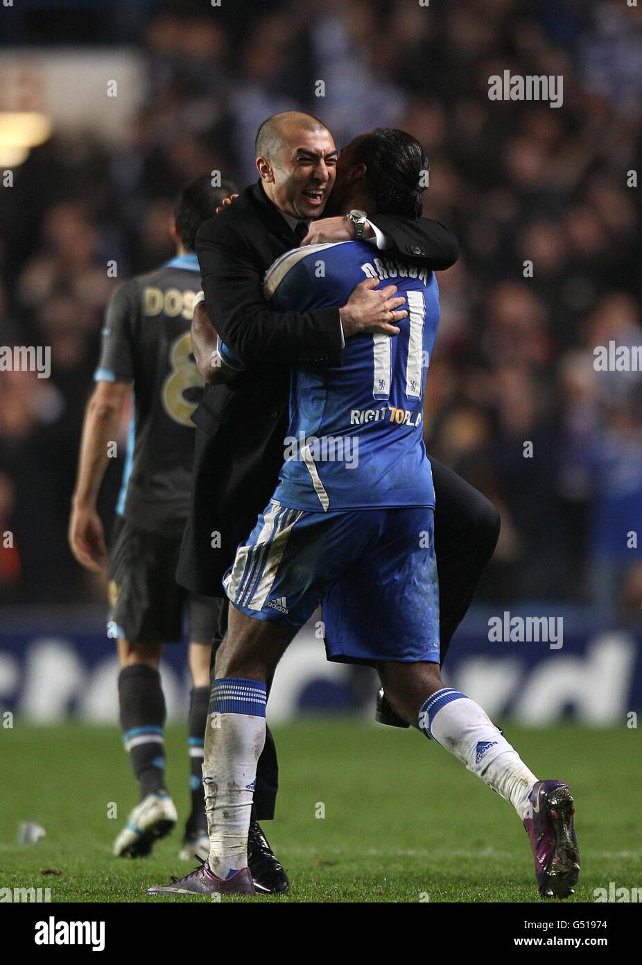 Didier drogba chelsea celebration hi-res stock photography and images ...