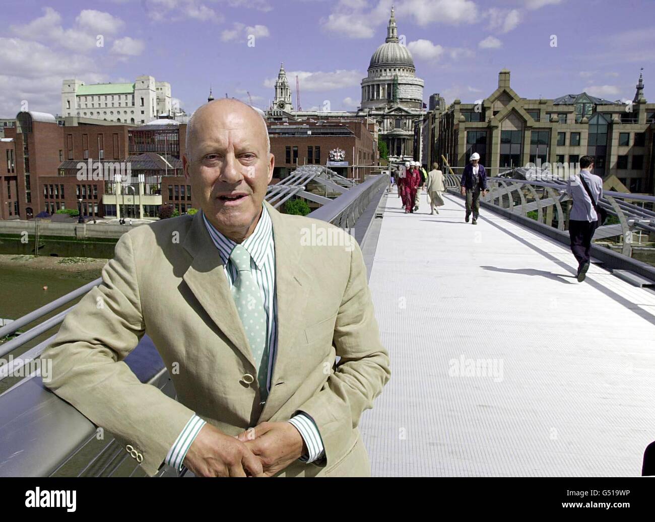 Lord foster design hi-res stock photography and images - Alamy