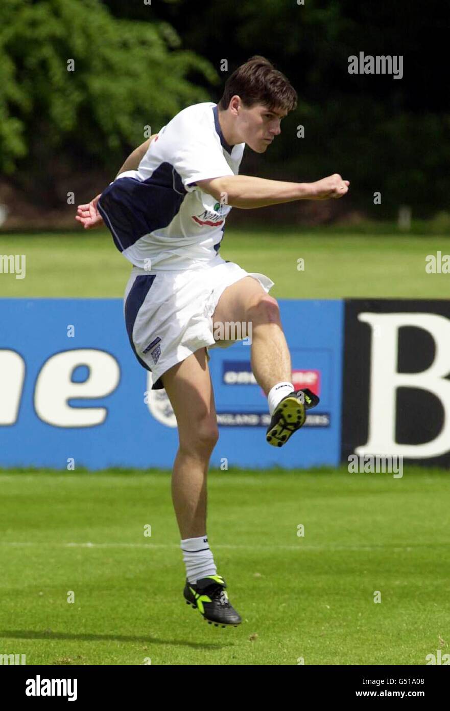 Gareth barry england 2000 hi-res stock photography and images - Alamy