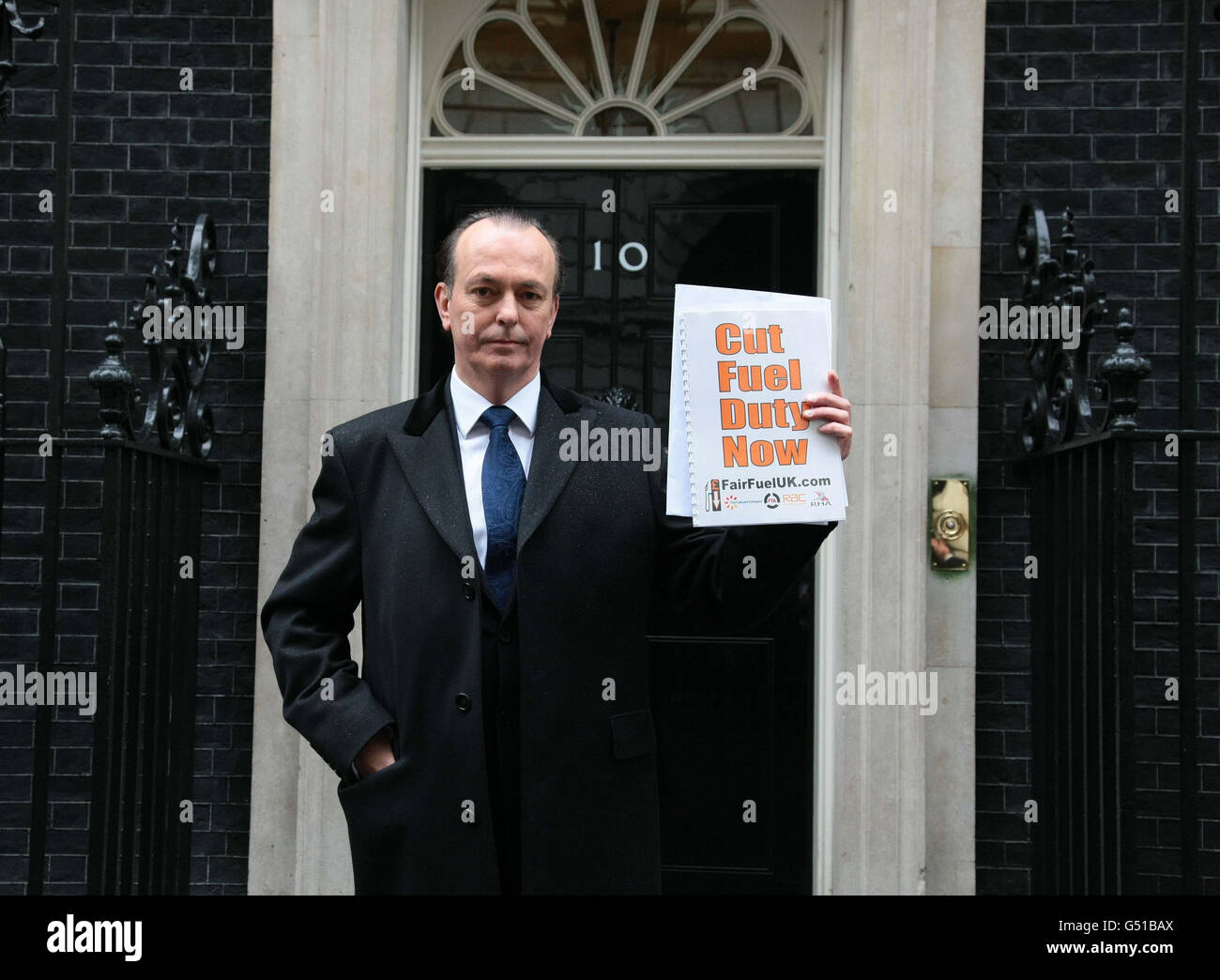 By centre economics business research hi-res stock photography and ...