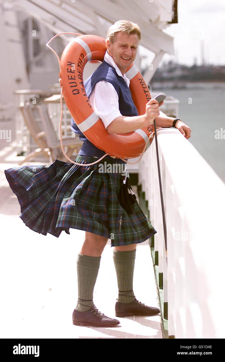 Colin Braid tees off from the sun deck of Cunard's flagship the QE2 in ...