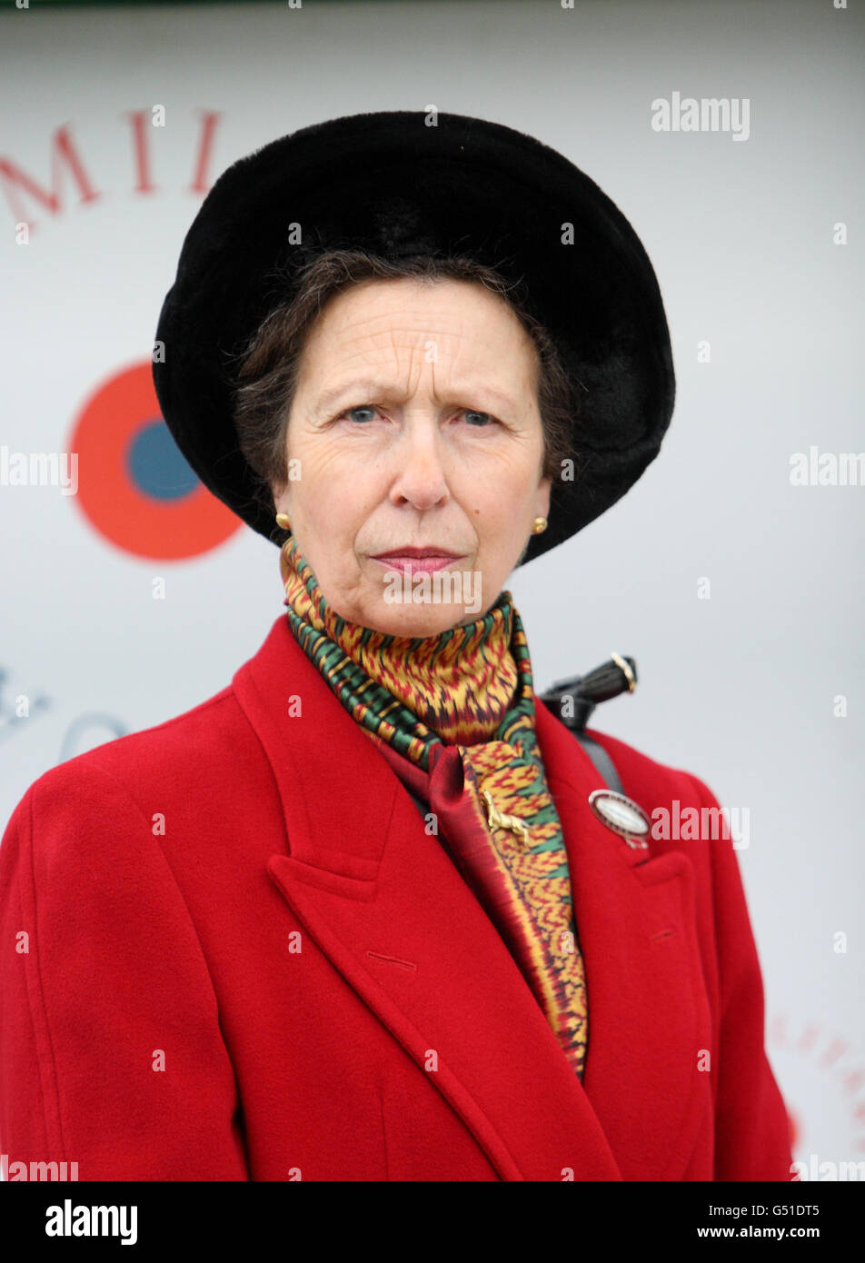 Hrh the princess royal at sandown park hi-res stock photography and ...