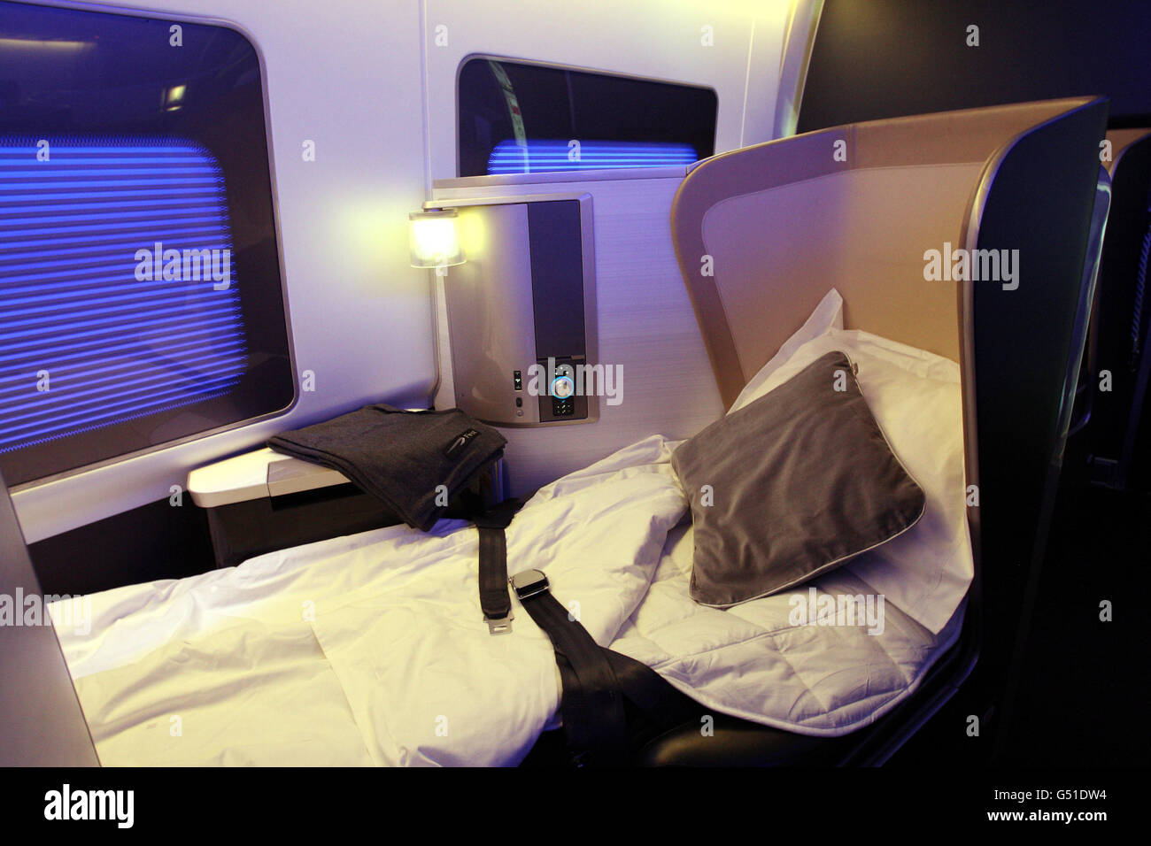 British airways first class seat hi-res stock photography and images ...