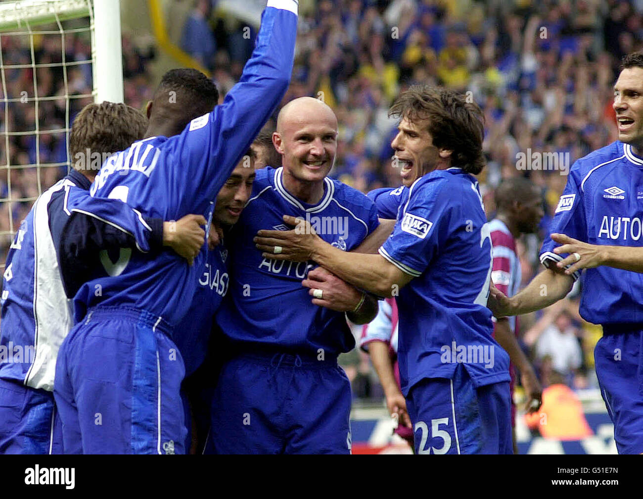 Di matteo chelsea 2003 hi-res stock photography and images - Alamy