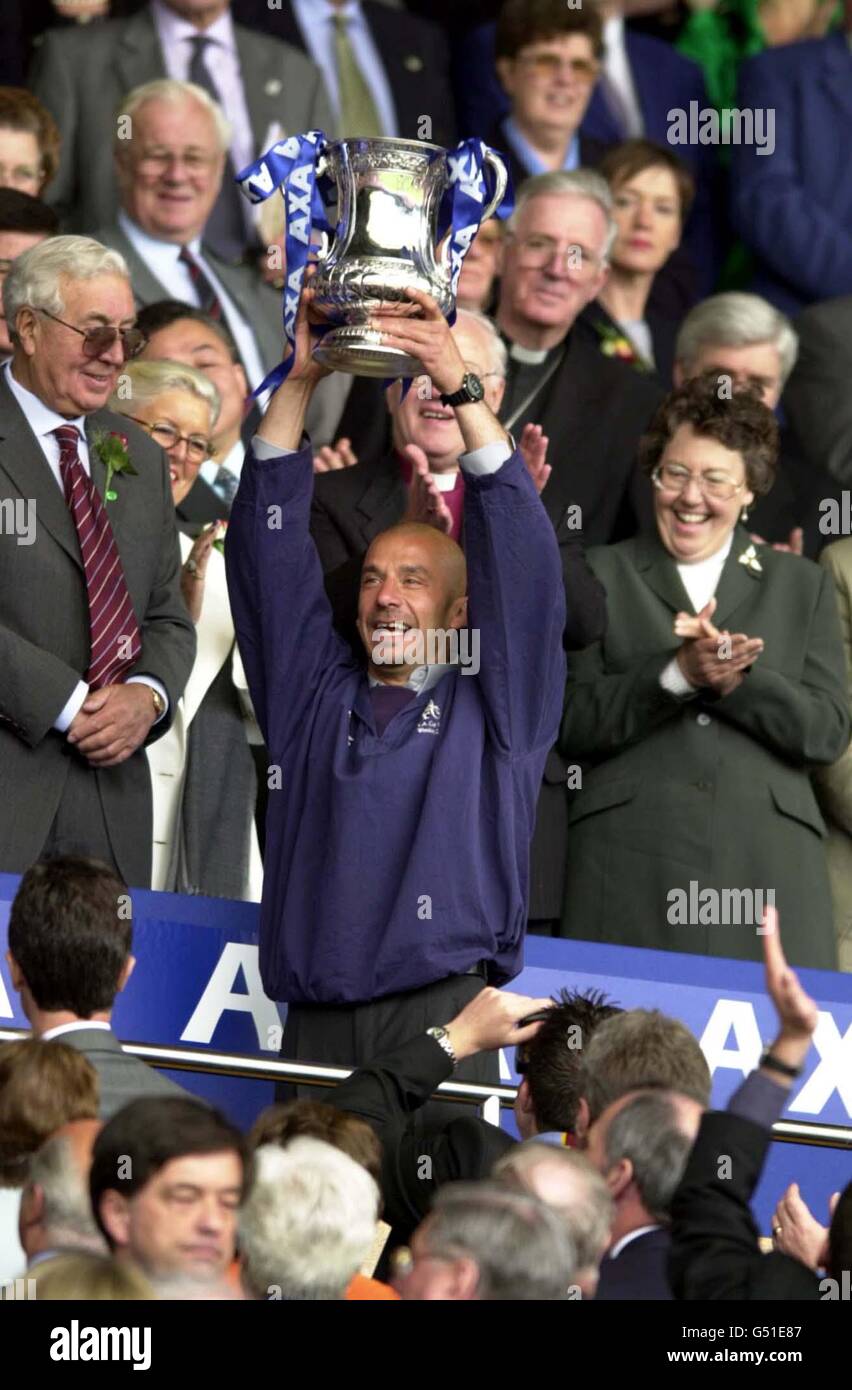 Fa cup trophy 2000 hi-res stock photography and images - Alamy