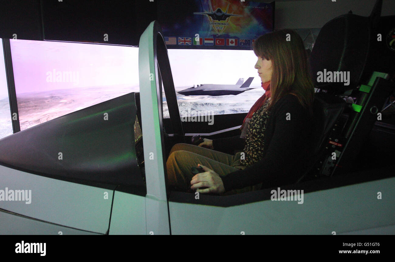 F-35 Lightning II cockpit simulator at the Department for Business ...
