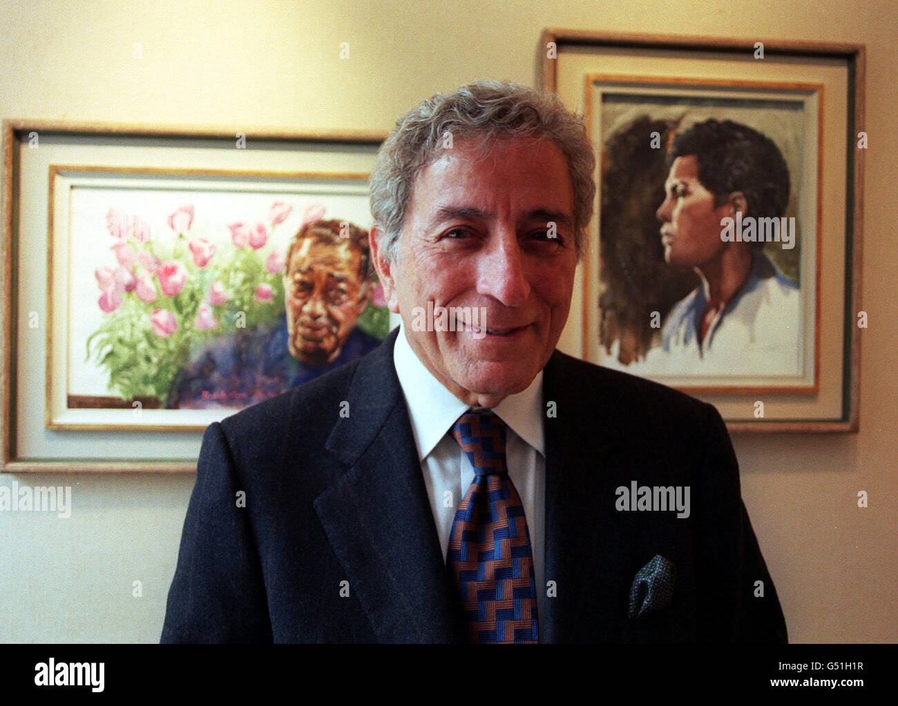Tony bennett painting hi-res stock photography and images - Alamy