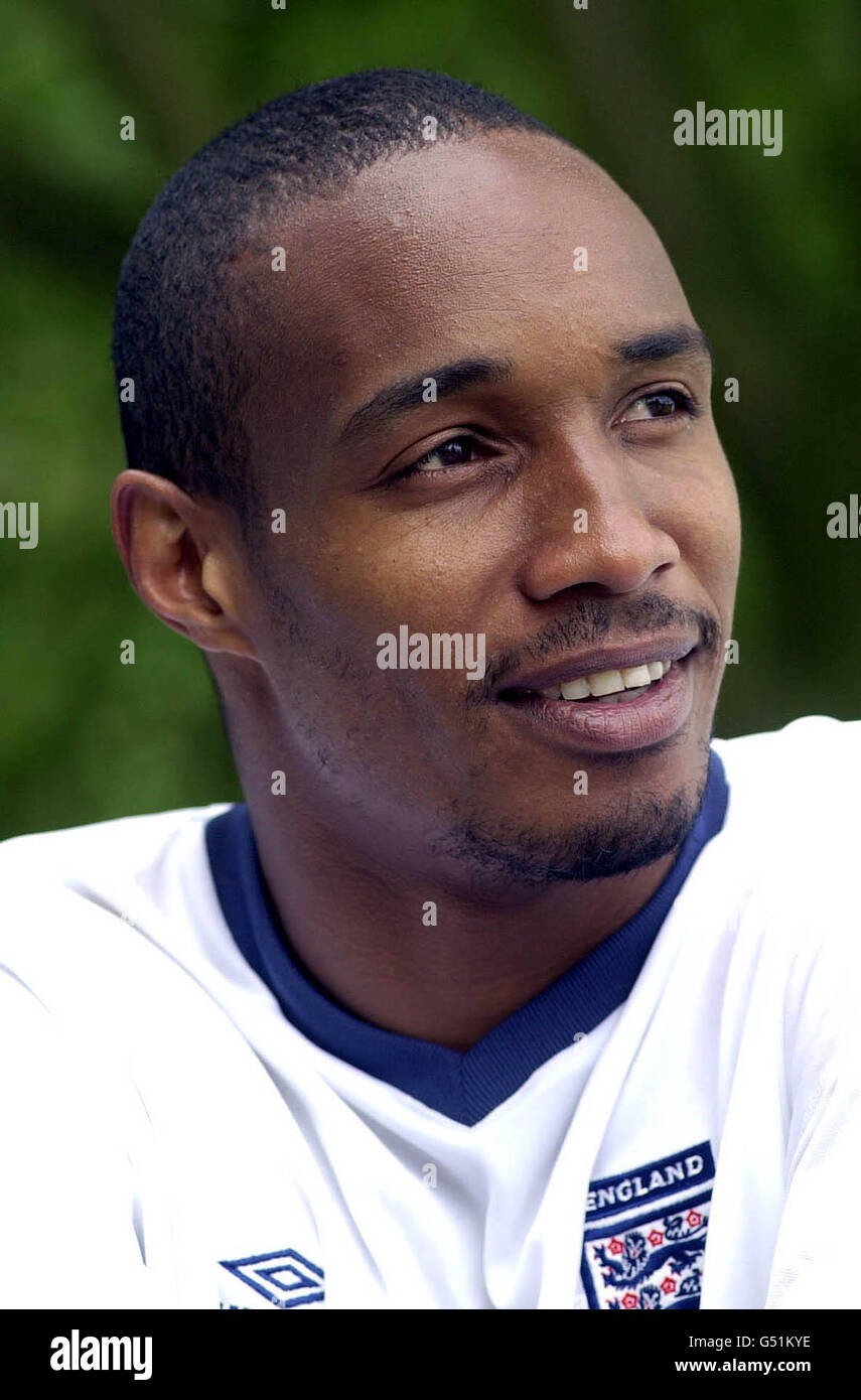 Sport football smiling paul ince hi-res stock photography and images ...