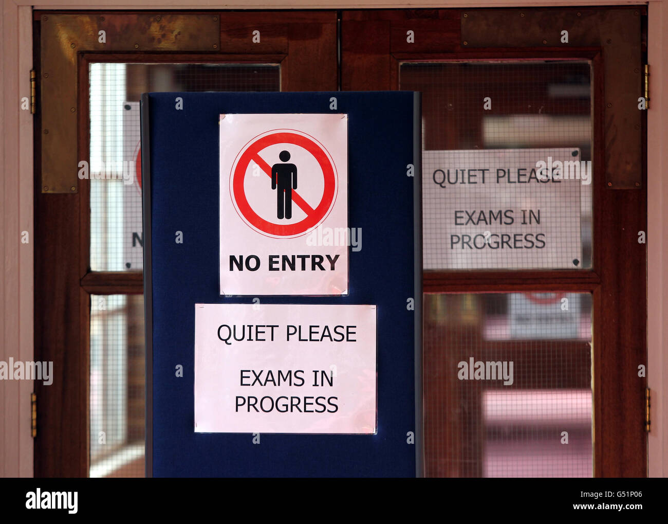 Exam sign entry hi-res stock photography and images - Alamy