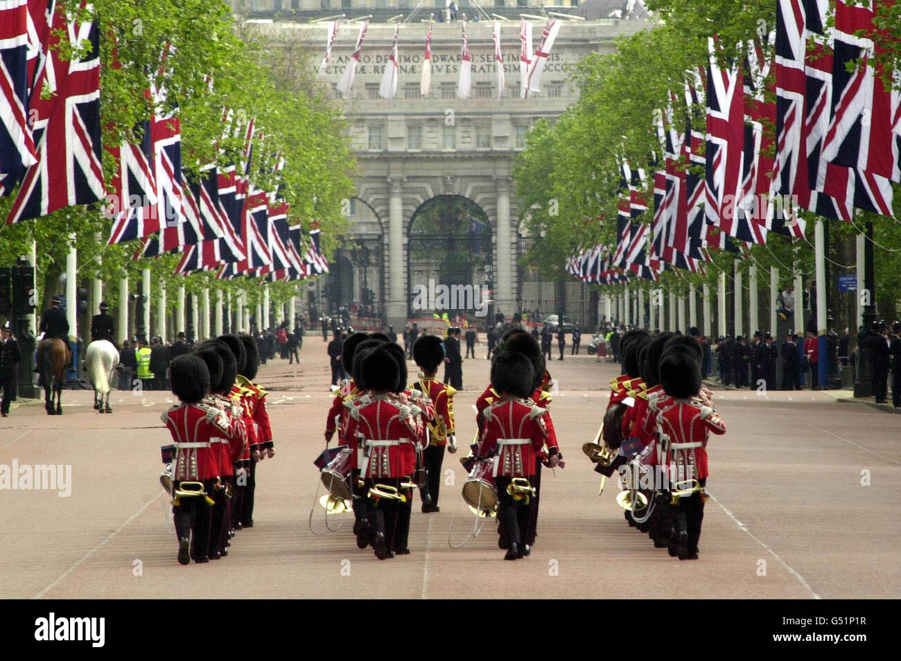Coldstream guards uniform hi-res stock photography and images - Alamy