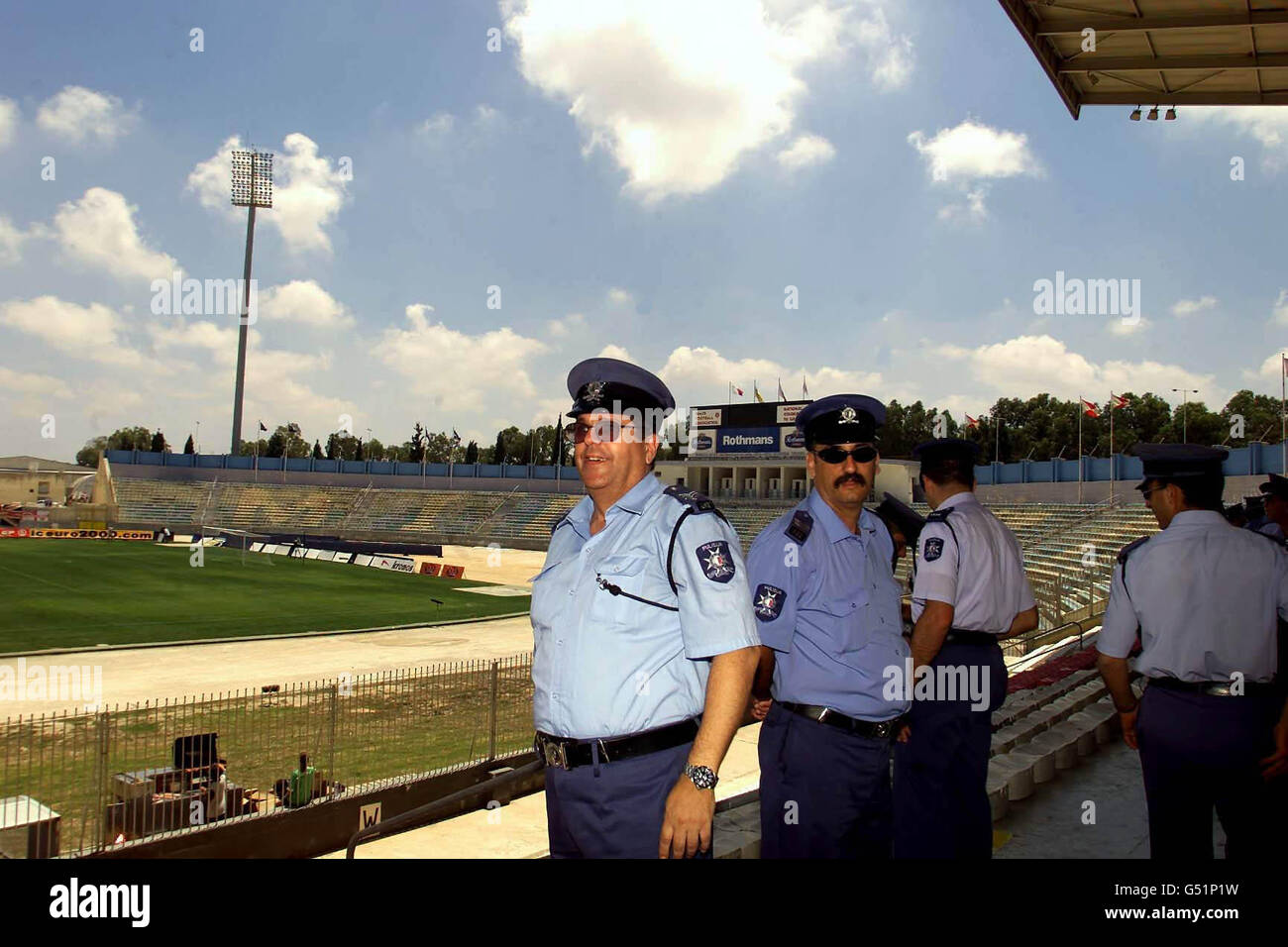 Maltese police officer in police hi-res stock photography and images ...