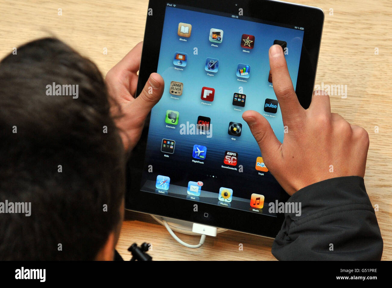 Apple launch new tablet hi-res stock photography and images - Alamy