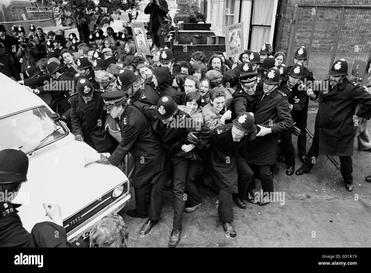 1970s 70s 1977 british hi-res stock photography and images - Alamy