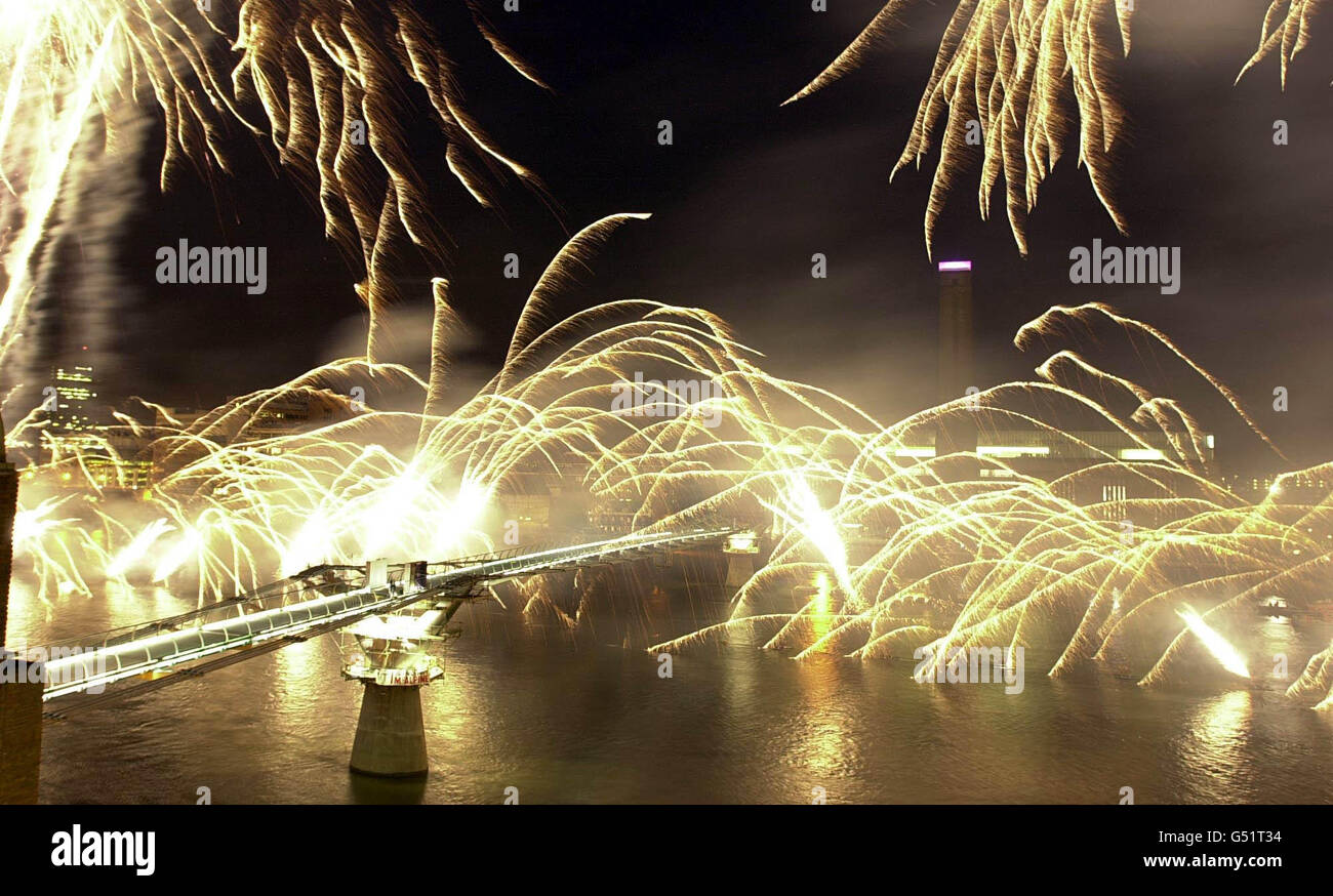 Firework display over thames hi-res stock photography and images - Alamy