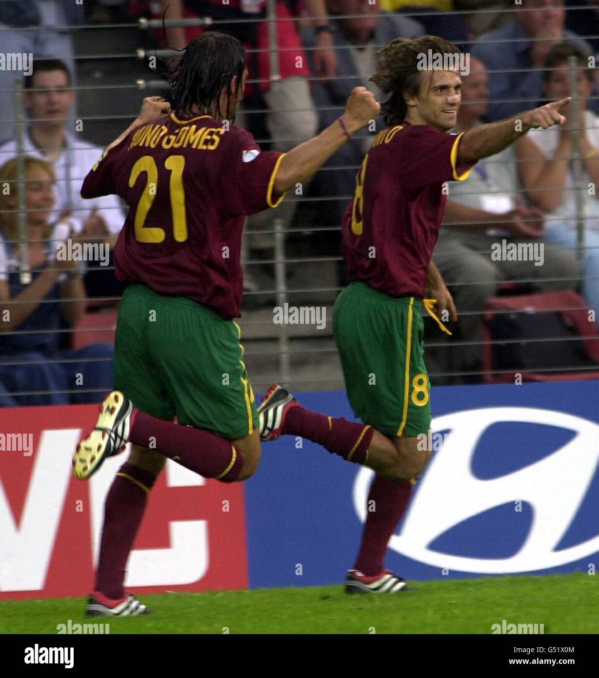 Euro 2000 football match against portugal hi-res stock photography and ...