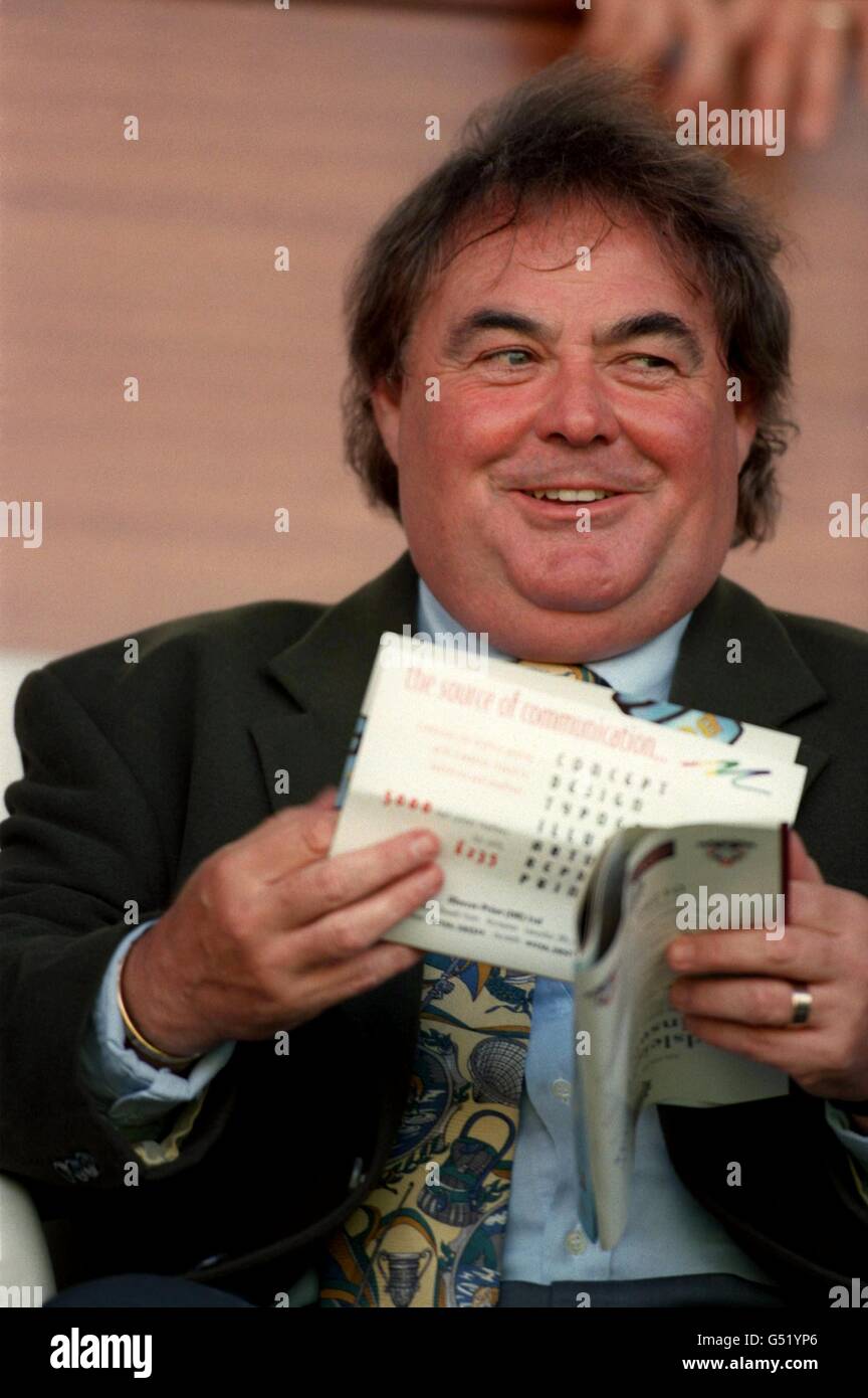 Portrait comedian celebrity fan football hi-res stock photography and ...