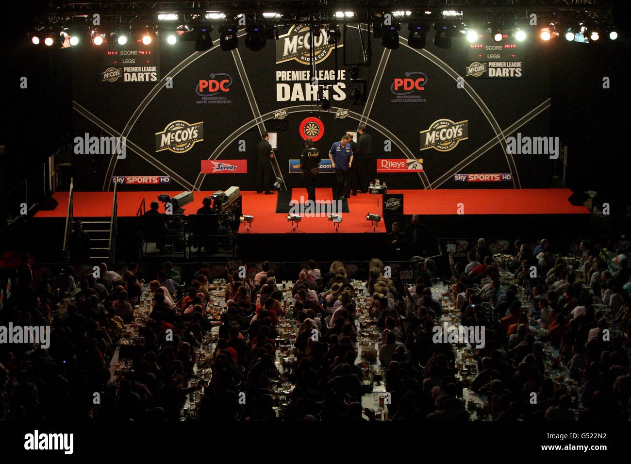Darts mccoys premier league o2 arena hi-res stock photography and ...