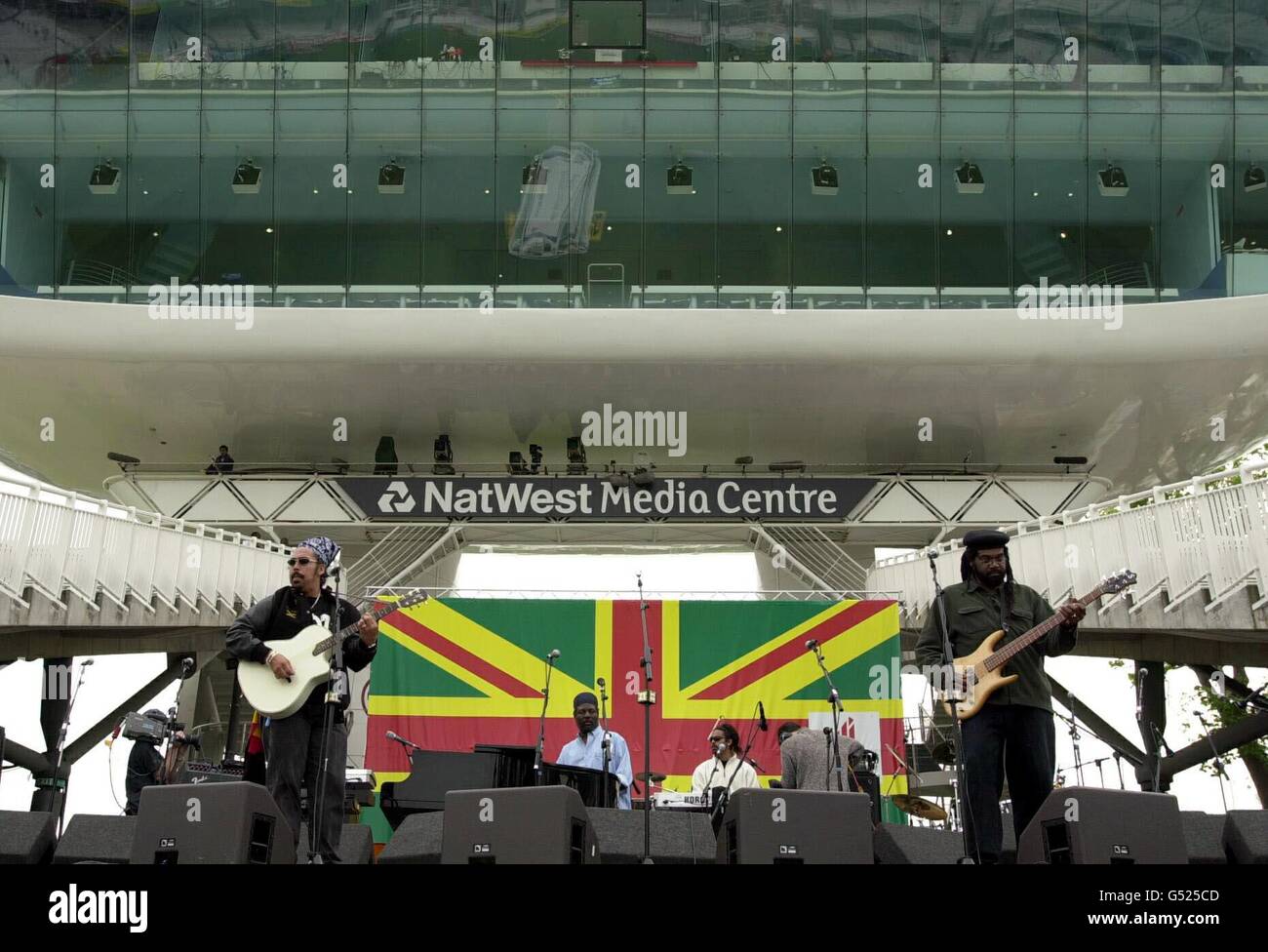 Third world reggae band hi-res stock photography and images - Alamy