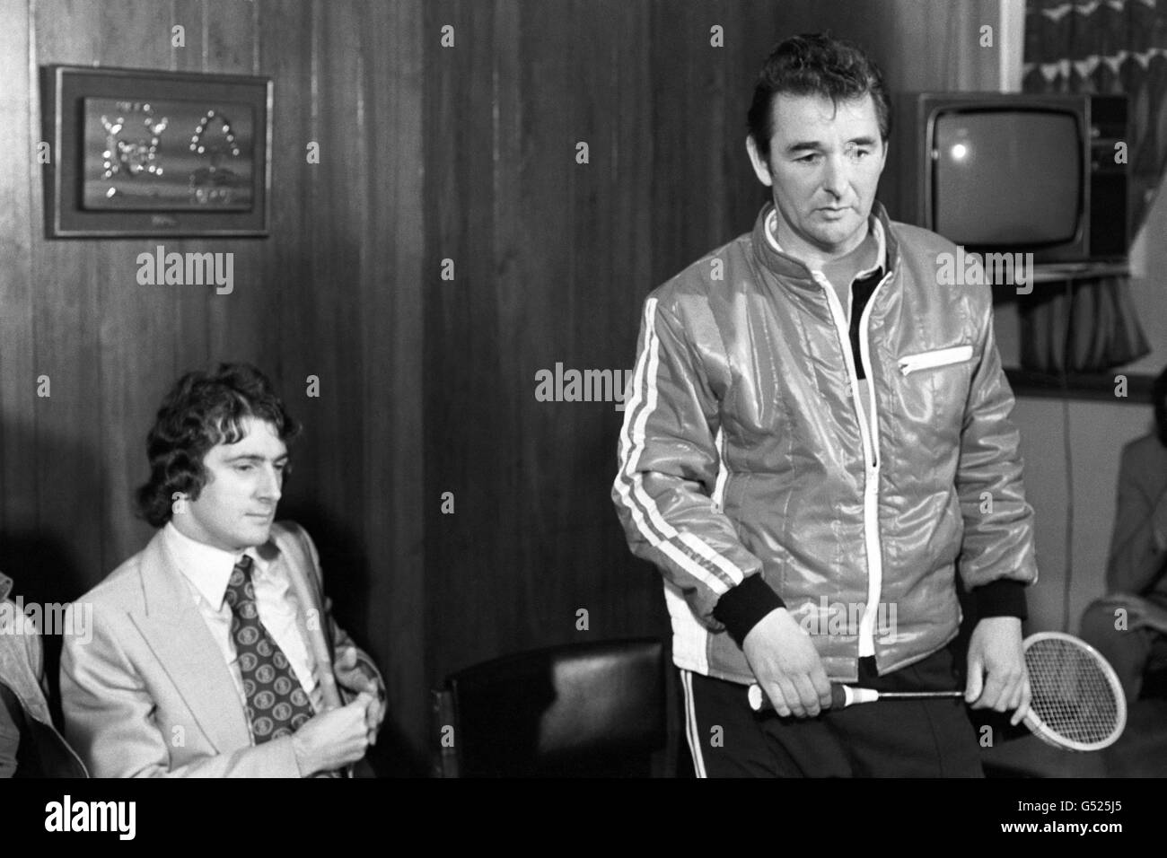 Trevor francis signs nottingham forest hi-res stock photography and ...